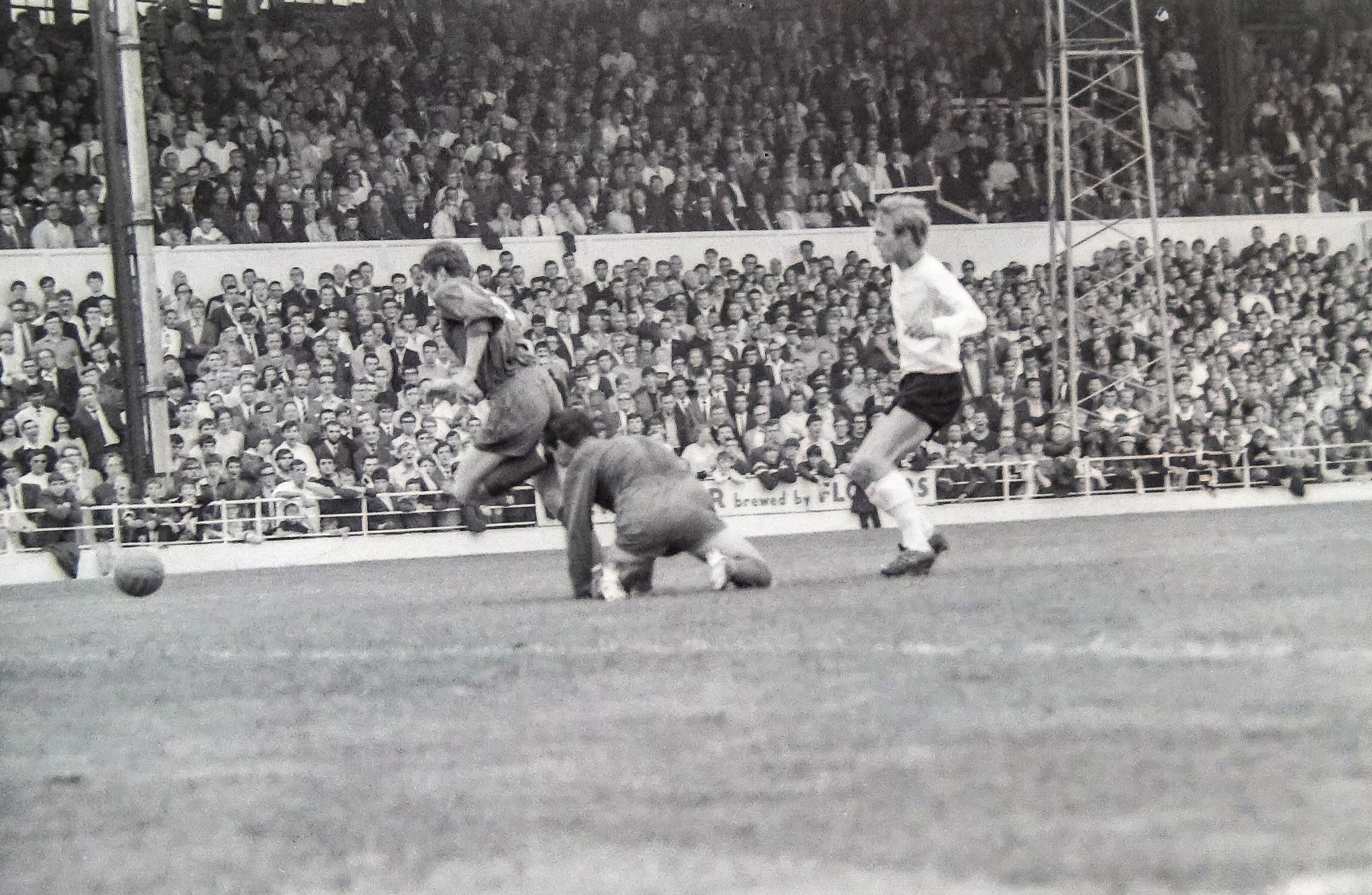 Brian Lewis | Hatters Heritage | A History of Luton Town FC