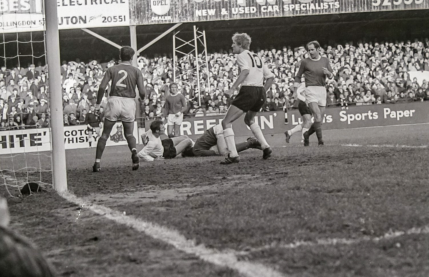 Keith Allen | Hatters Heritage | A History of Luton Town FC