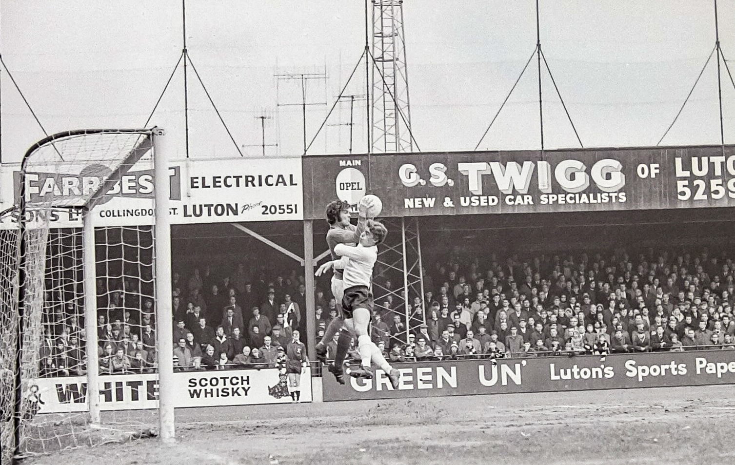 Viv Busby | Hatters Heritage | A History of Luton Town FC