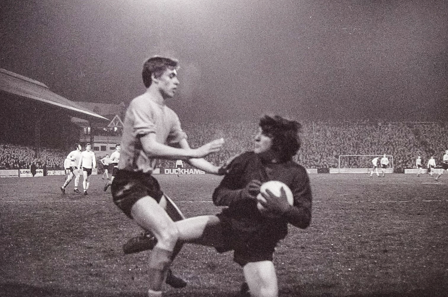 Viv Busby | Hatters Heritage | A History of Luton Town FC