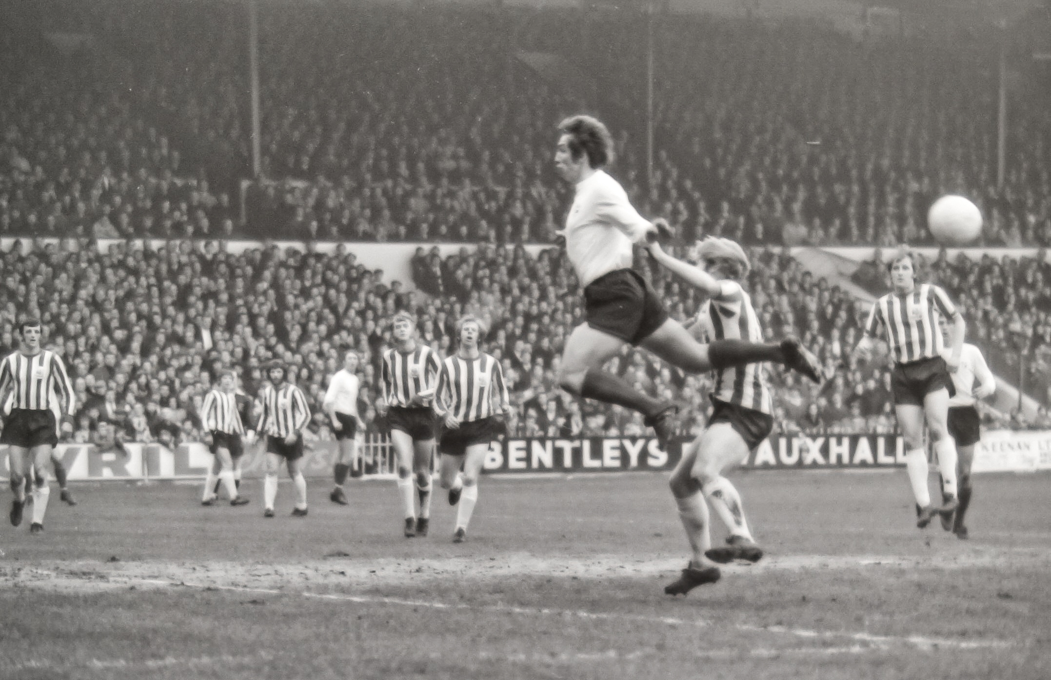 Roger Hoy | Hatters Heritage | A History of Luton Town FC