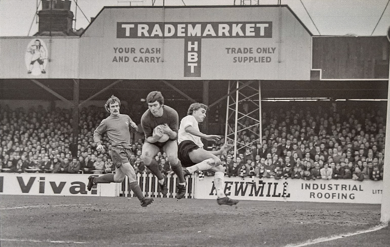 Viv Busby | Hatters Heritage | A History of Luton Town FC
