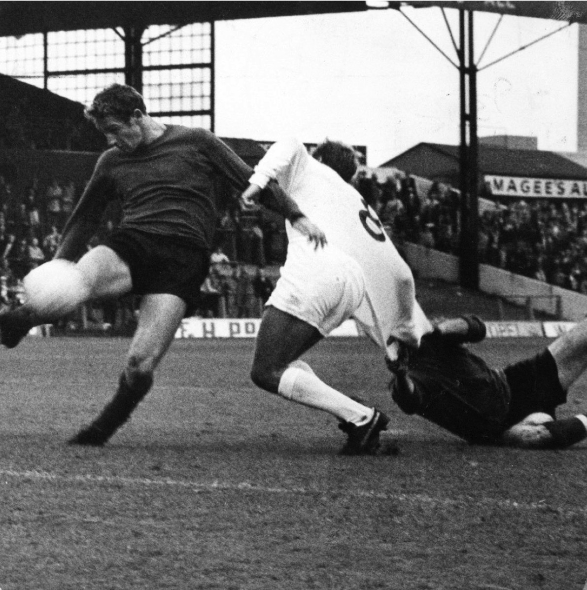 Bolton Wanderers vs Luton Town FC (15th Aug 1970) | Hatters Heritage ...