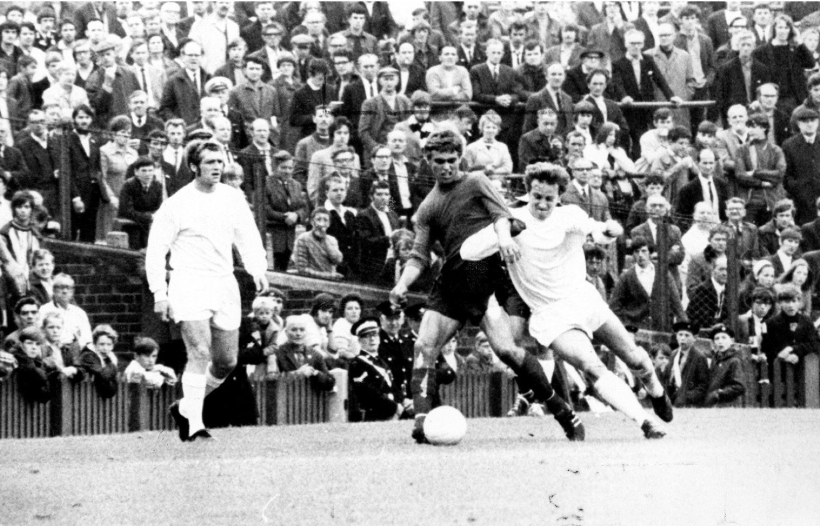 Viv Busby | Hatters Heritage | A History of Luton Town FC