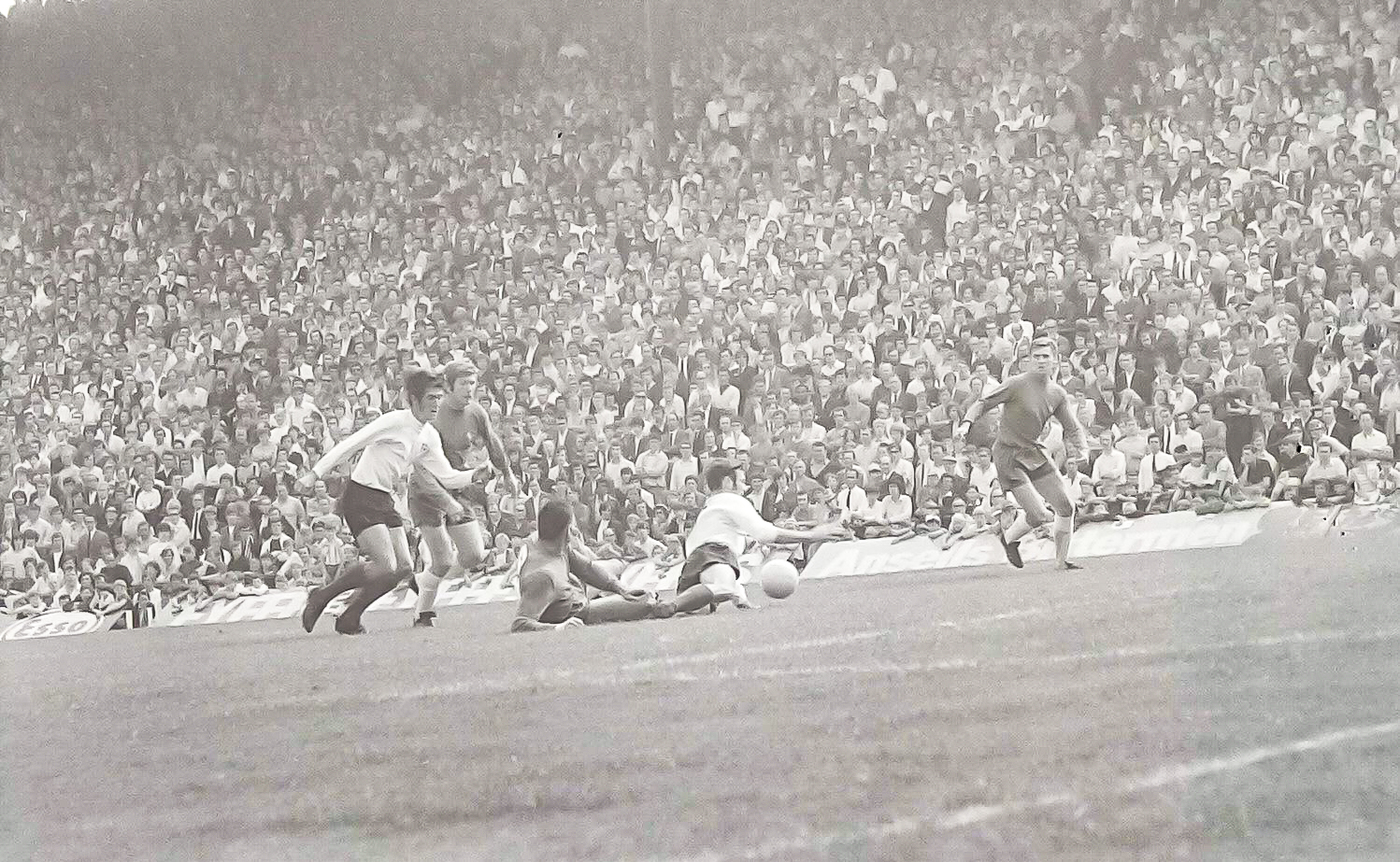 Don Givens | Hatters Heritage | A History of Luton Town FC