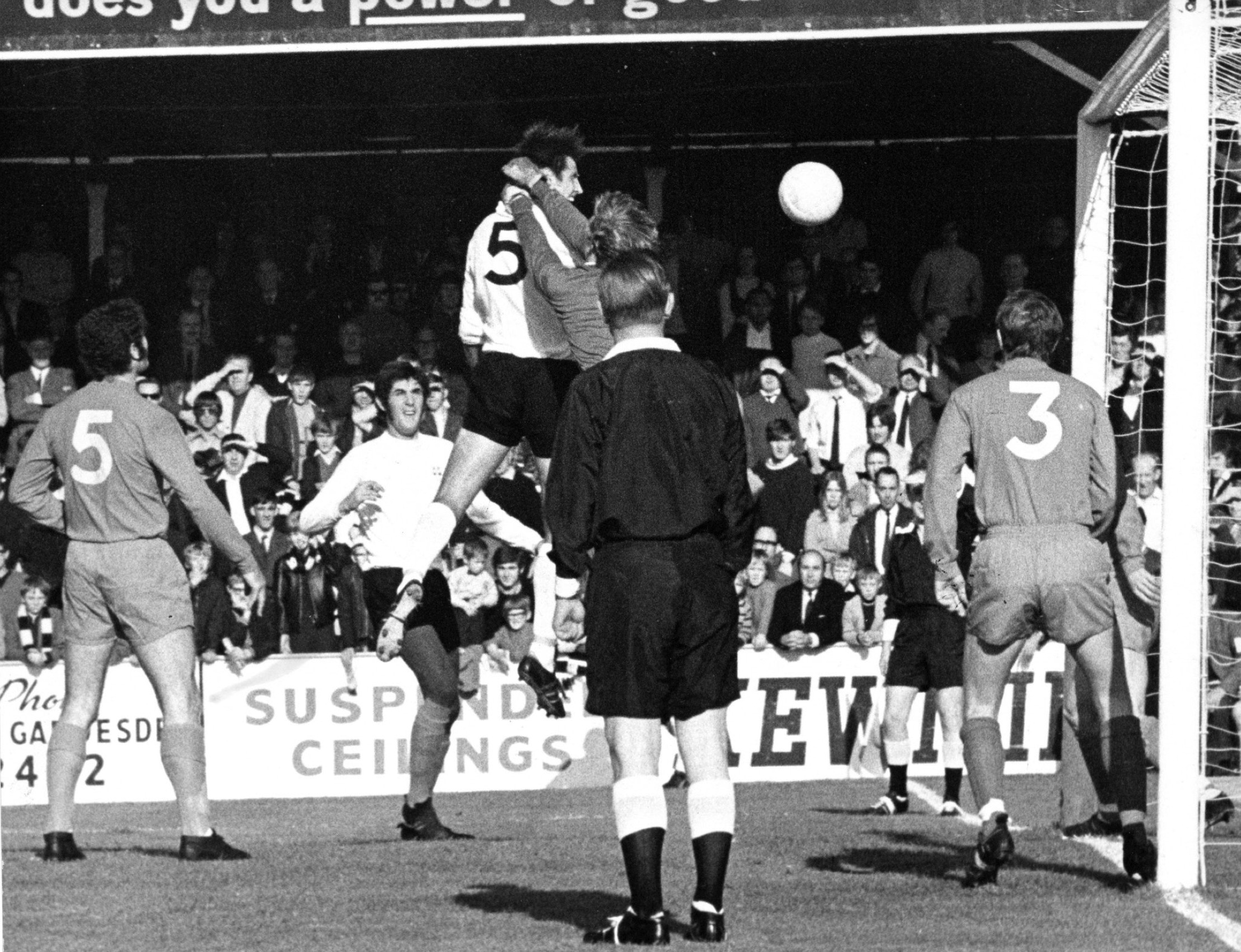 Chris Nicholl | Hatters Heritage | A History of Luton Town FC