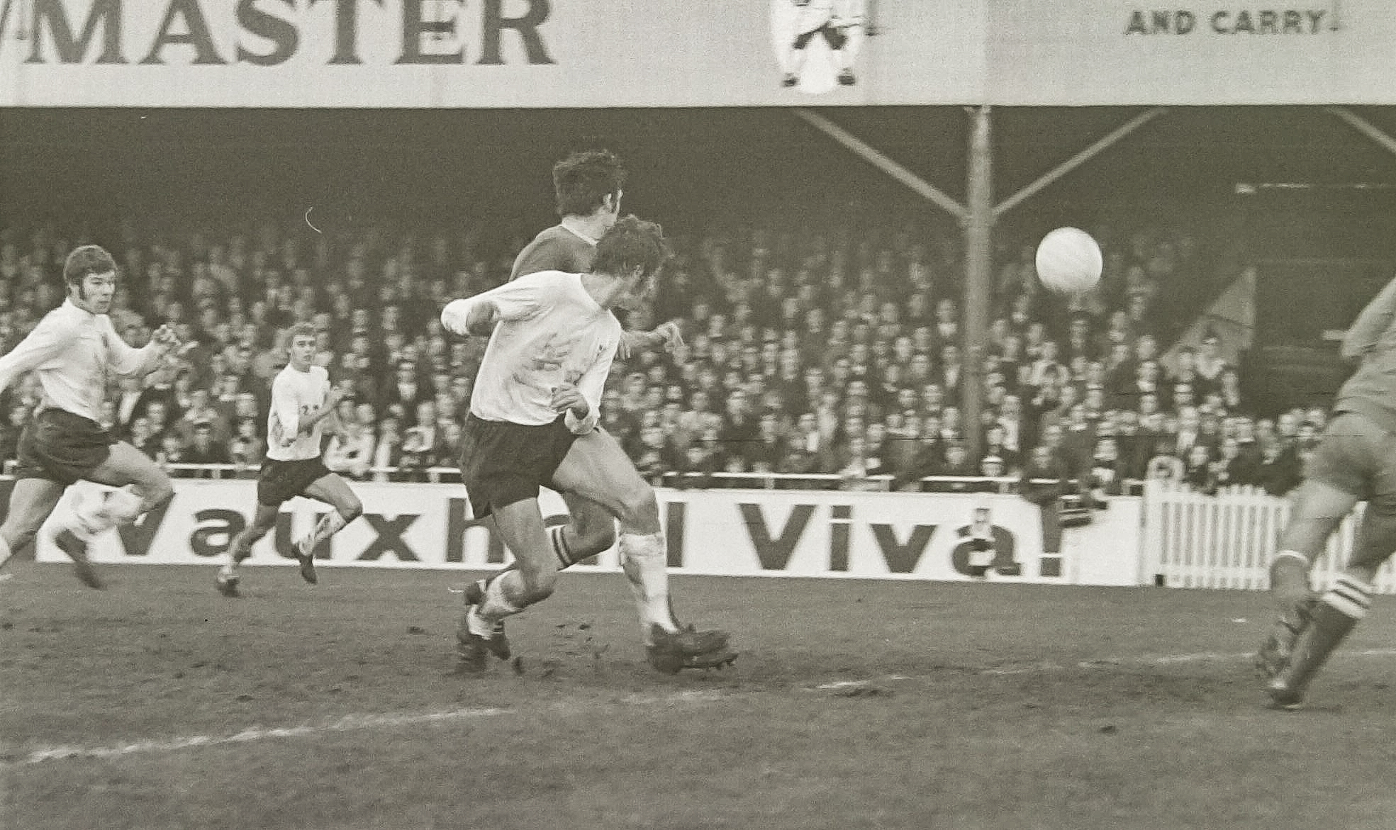 Don Givens | Hatters Heritage | A History of Luton Town FC