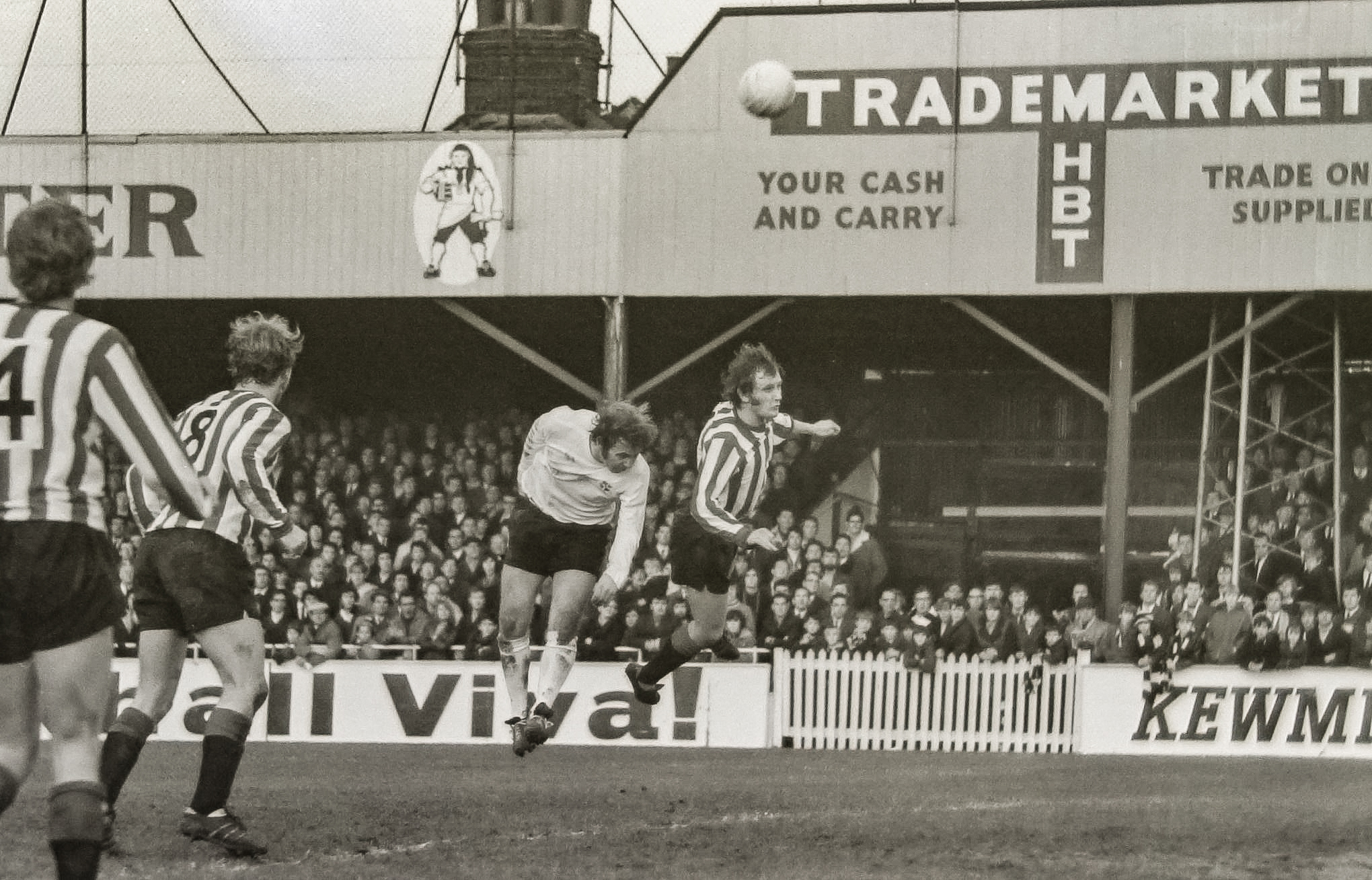 Luton Town FC vs Sheffield United (5th Dec 1970) | Hatters Heritage | A ...