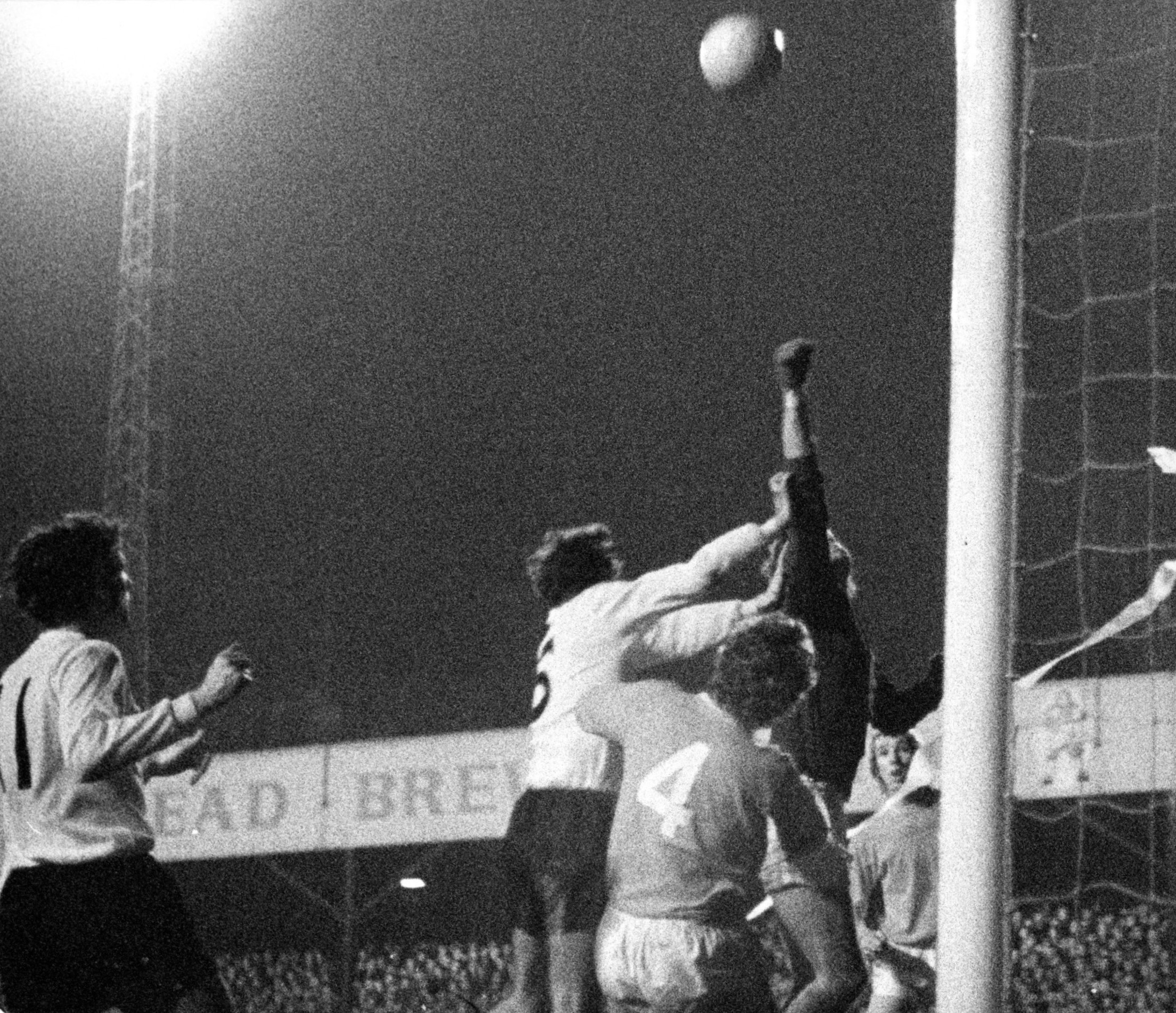 Luton Town FC vs Nottingham Forest (11th Jan 1971) | Hatters Heritage ...