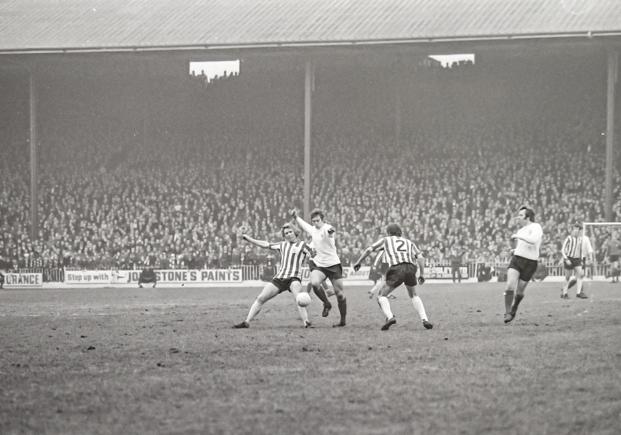 Roger Hoy | Hatters Heritage | A History of Luton Town FC