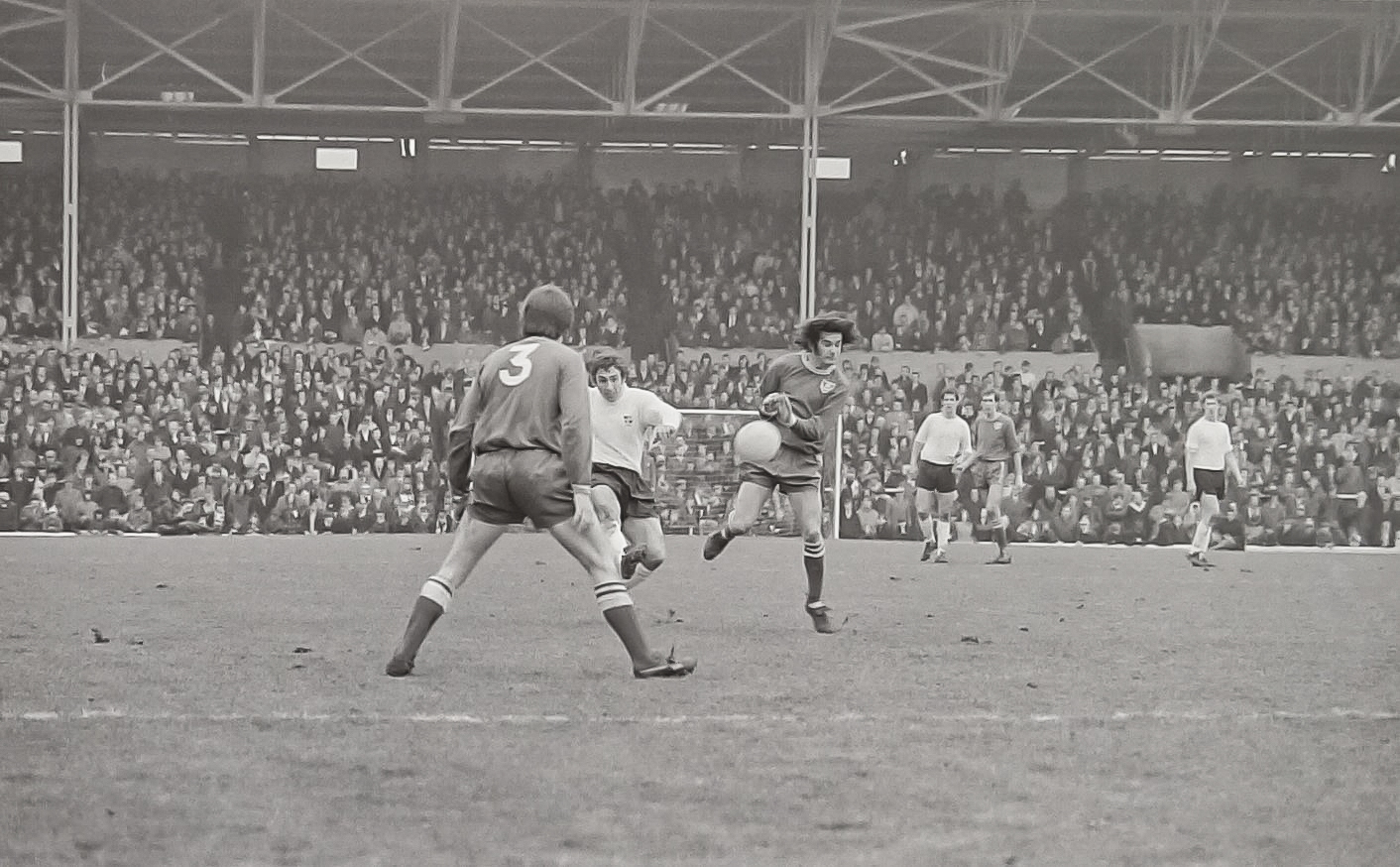 Roger Hoy | Hatters Heritage | A History of Luton Town FC