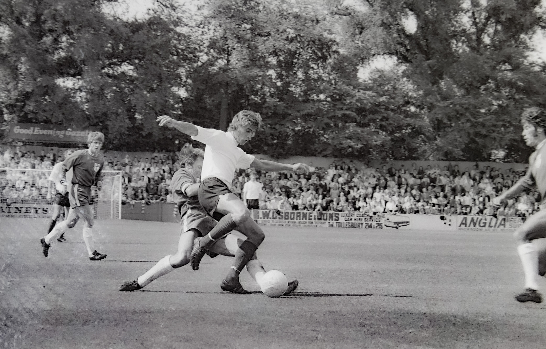 Viv Busby | Hatters Heritage | A History of Luton Town FC