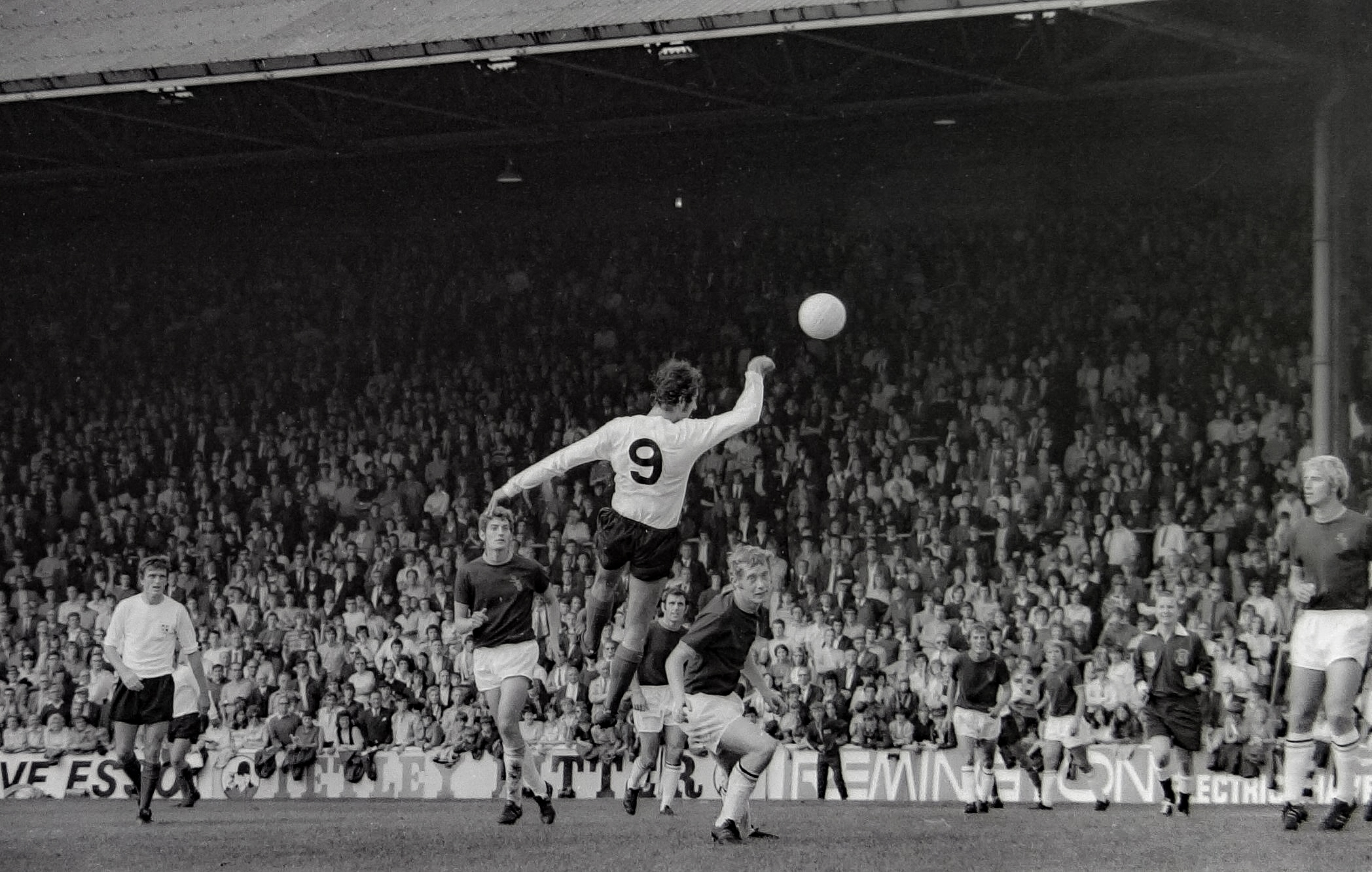 Don Givens | Hatters Heritage | A History of Luton Town FC