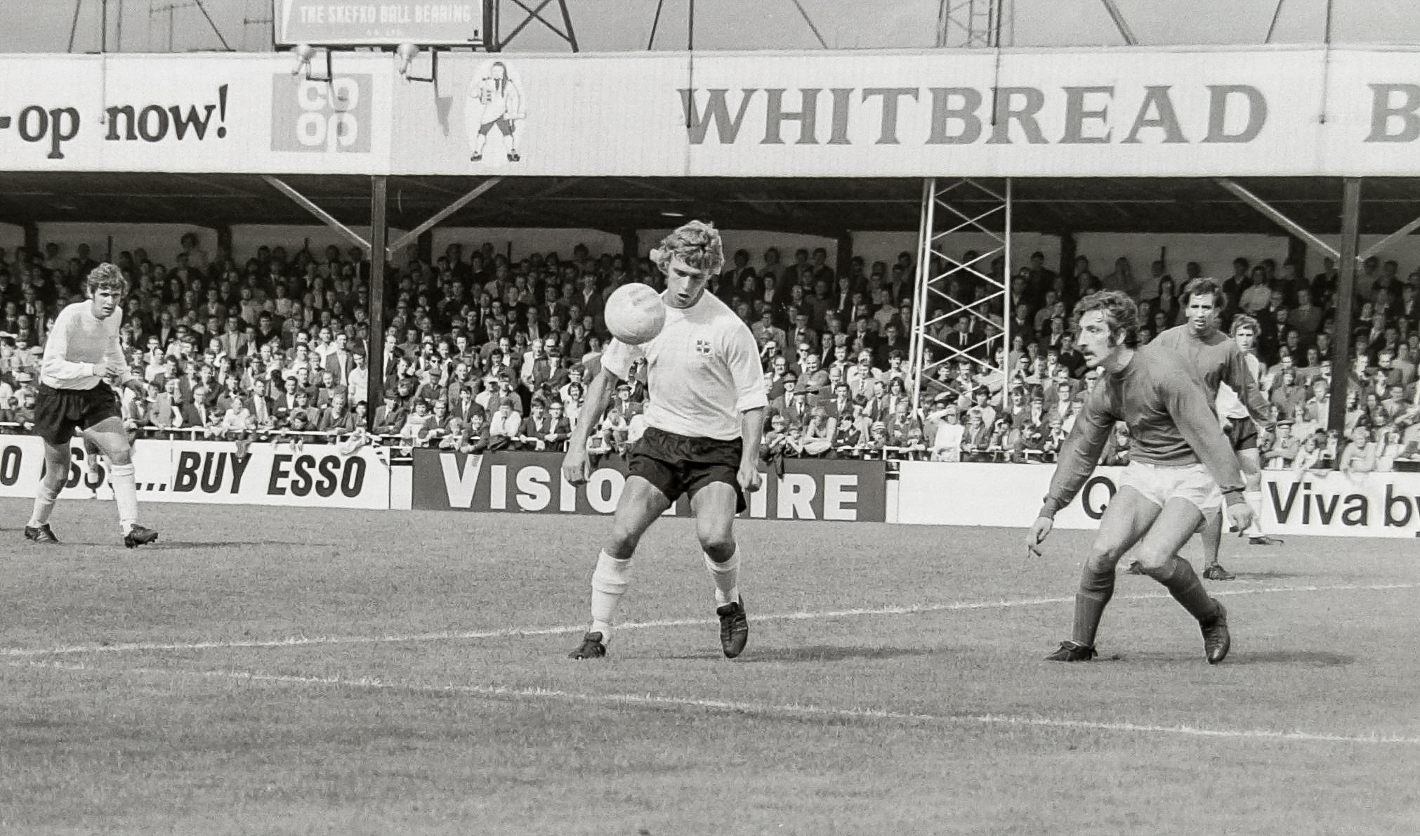 Viv Busby | Hatters Heritage | A History of Luton Town FC