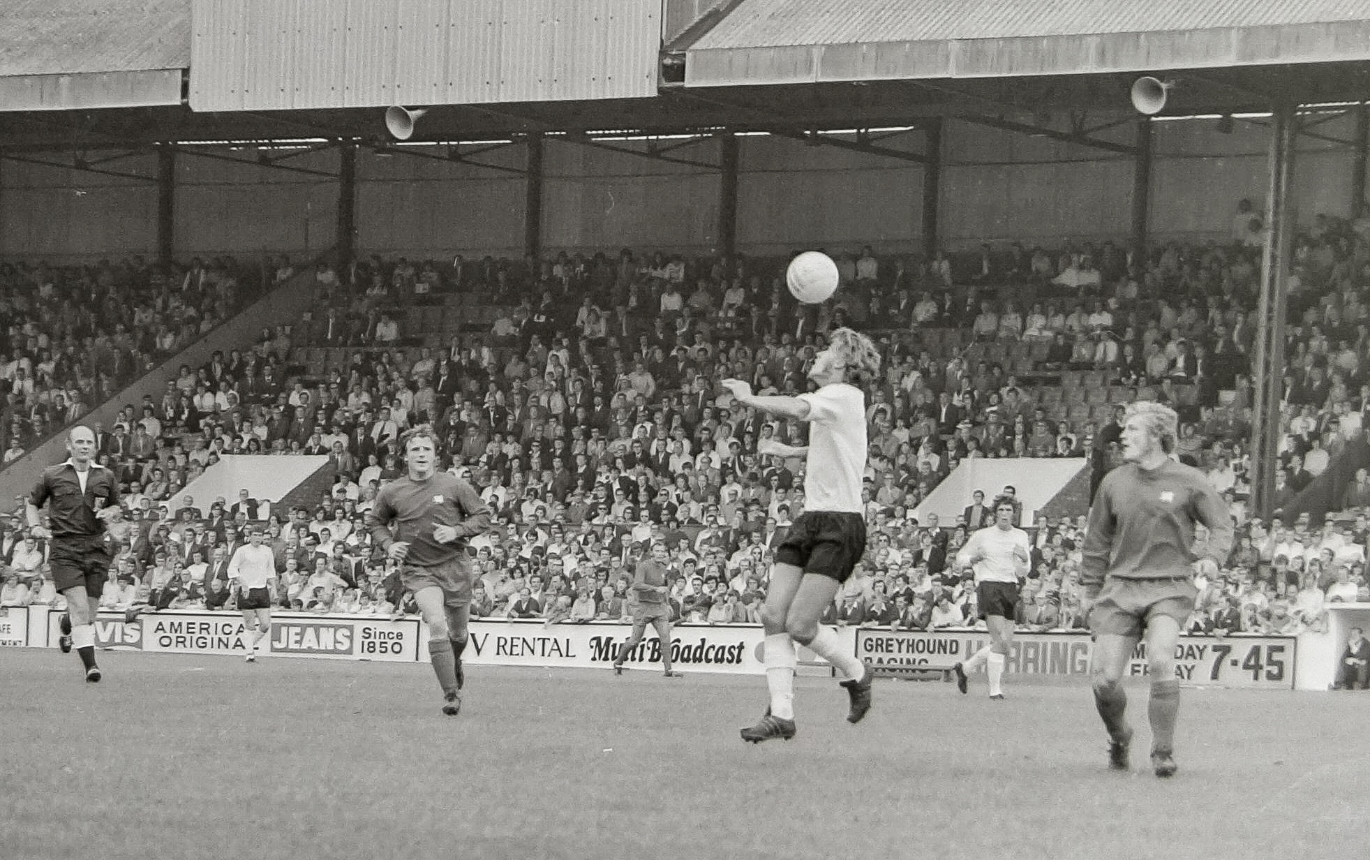 Viv Busby | Hatters Heritage | A History of Luton Town FC