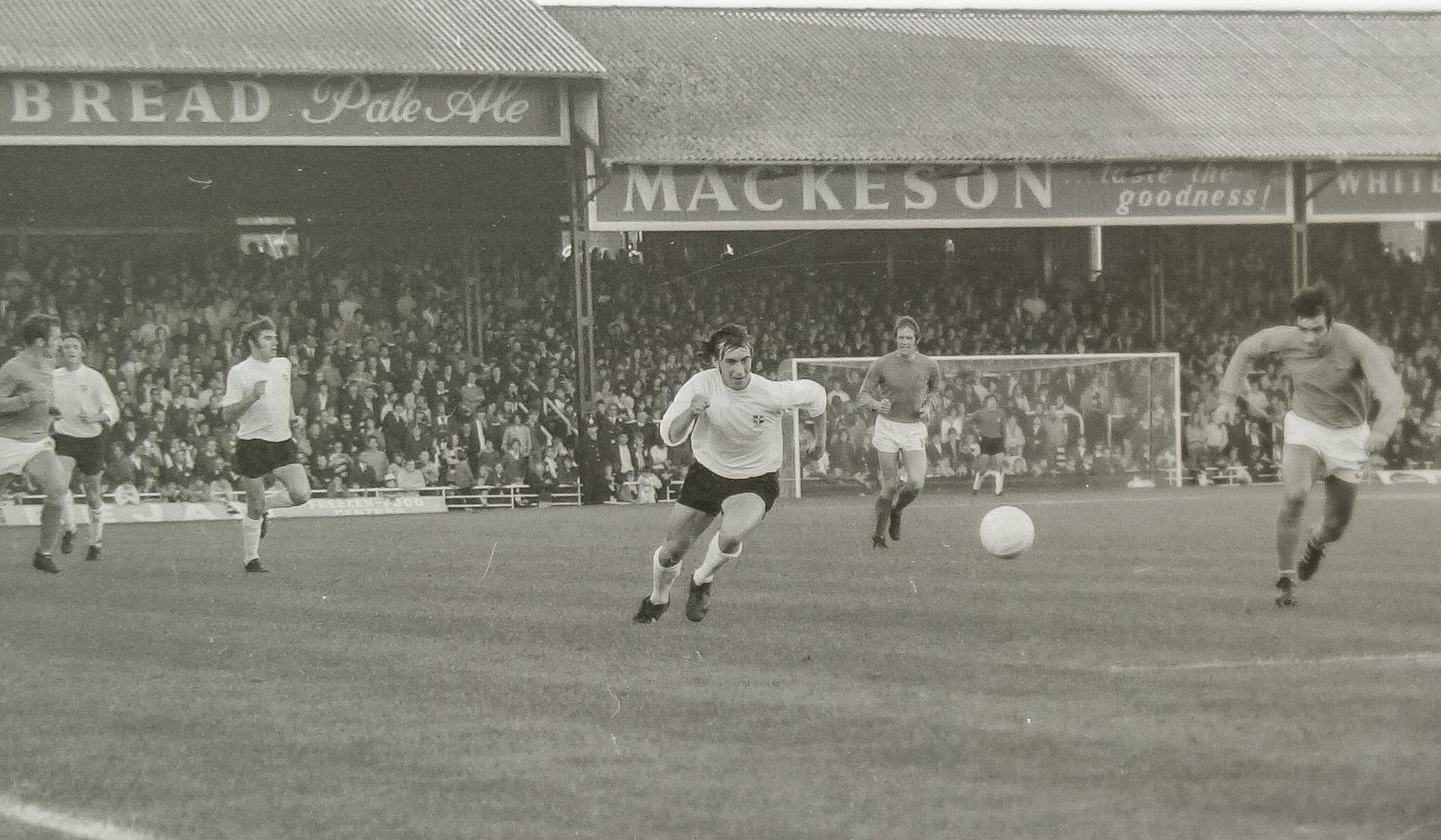 Gordon Hindson | Hatters Heritage | A History of Luton Town FC