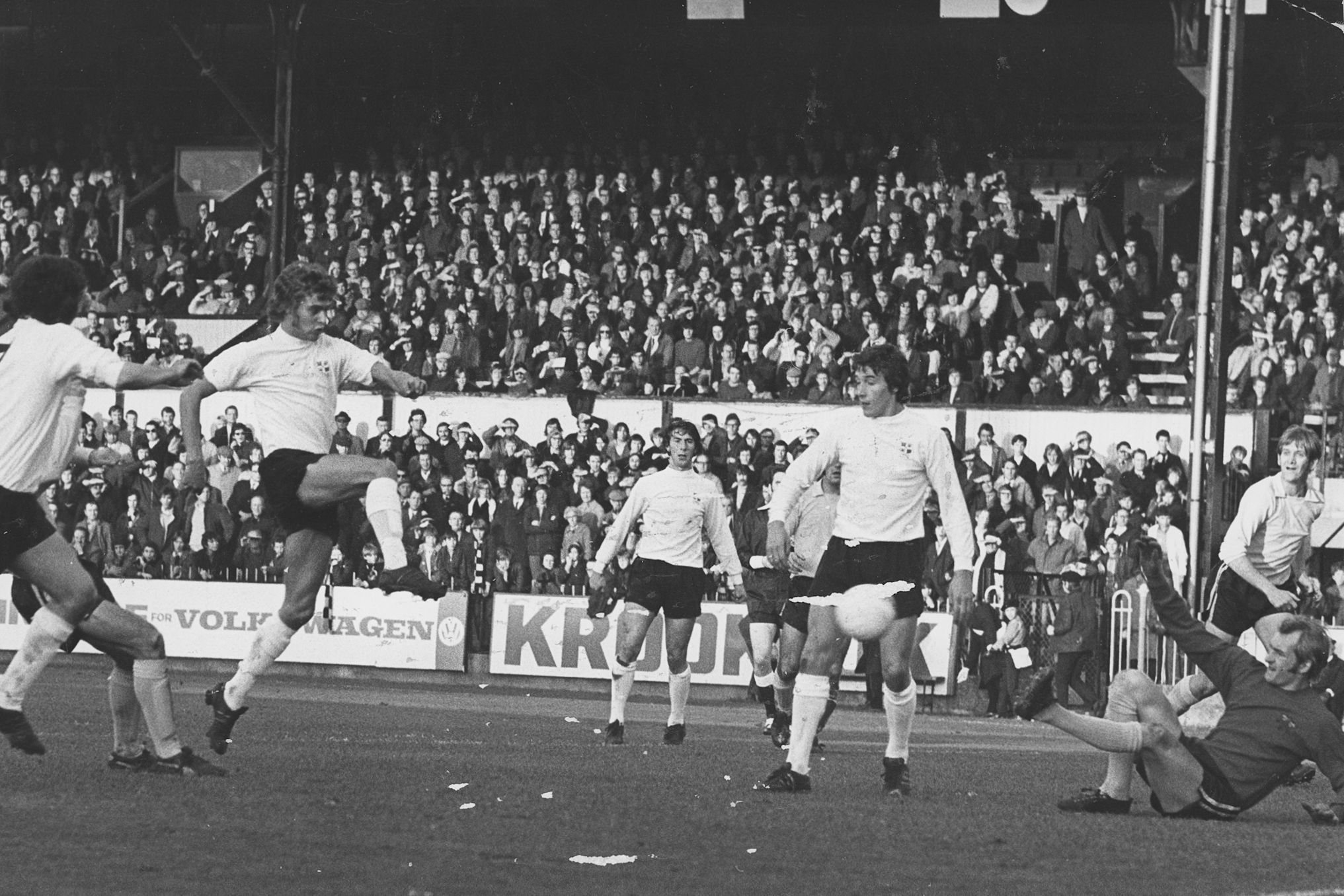 Viv Busby | Hatters Heritage | A History of Luton Town FC