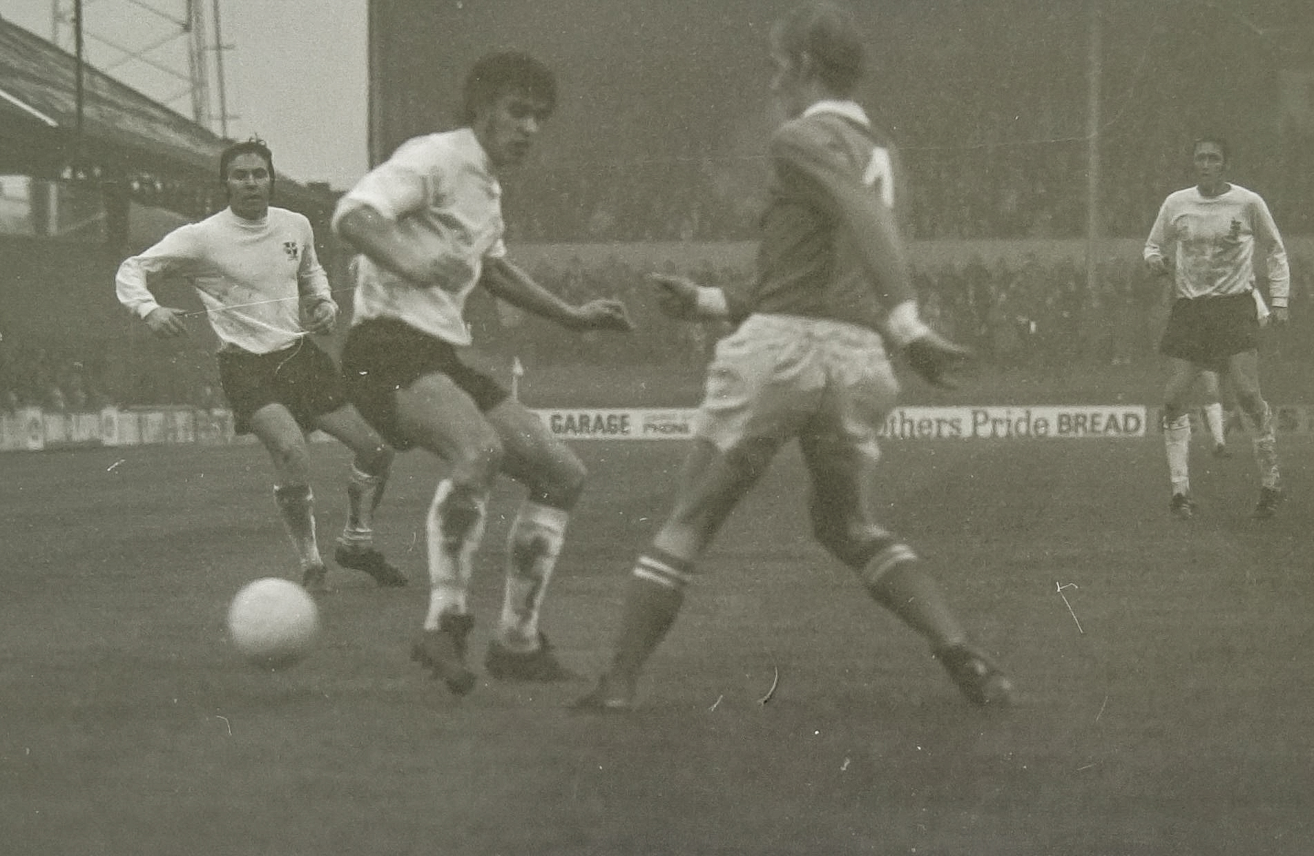 Viv Busby | Hatters Heritage | A History of Luton Town FC