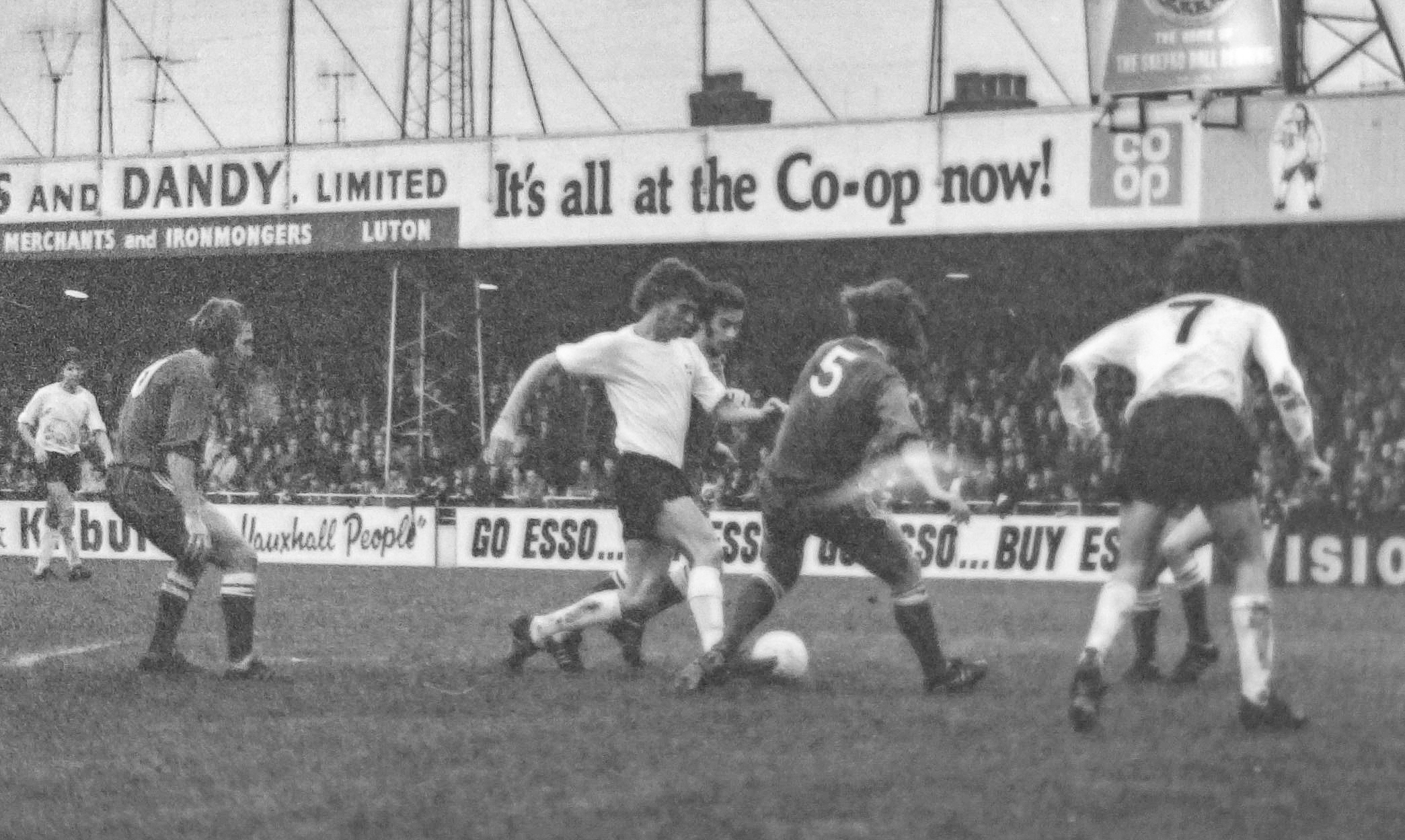Viv Busby | Hatters Heritage | A History of Luton Town FC