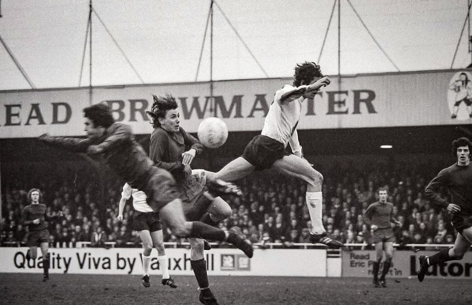 Don Givens | Hatters Heritage | A History of Luton Town FC
