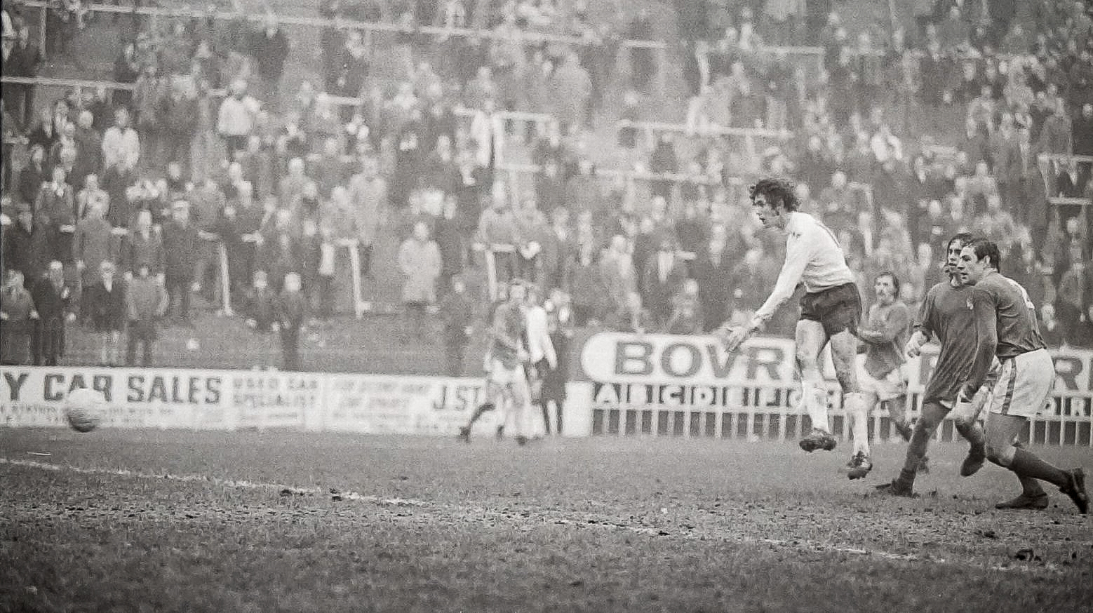 Don Givens | Hatters Heritage | A History of Luton Town FC