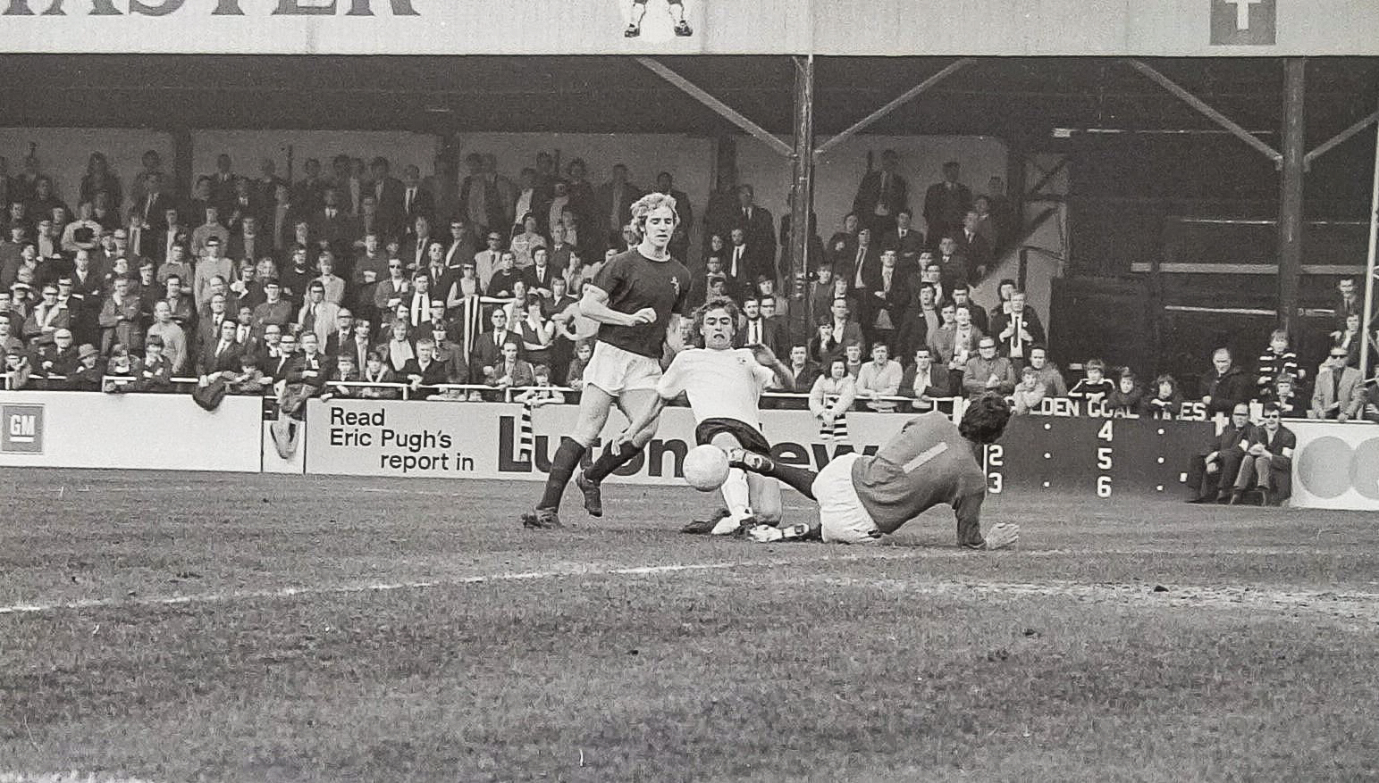 Viv Busby | Hatters Heritage | A History of Luton Town FC