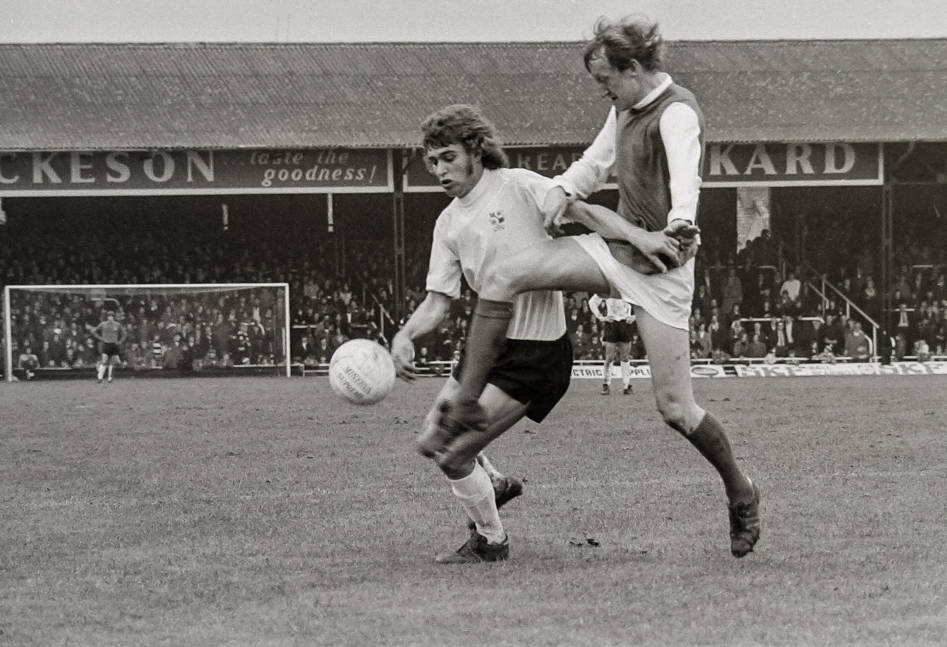 Viv Busby | Hatters Heritage | A History of Luton Town FC