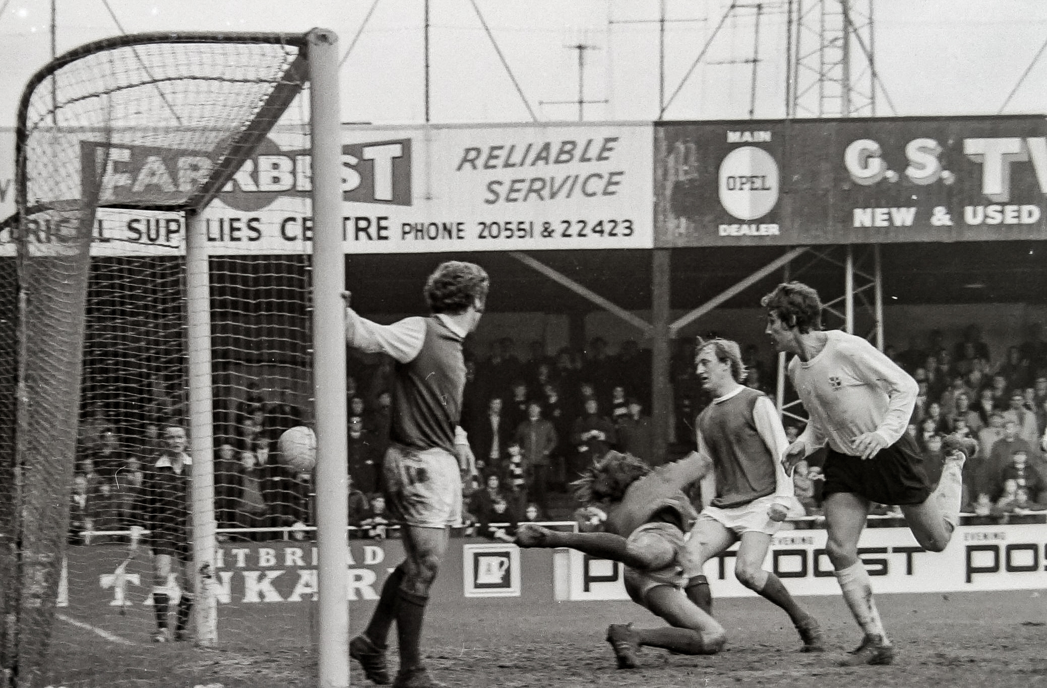 Vic Halom | Hatters Heritage | A History of Luton Town FC