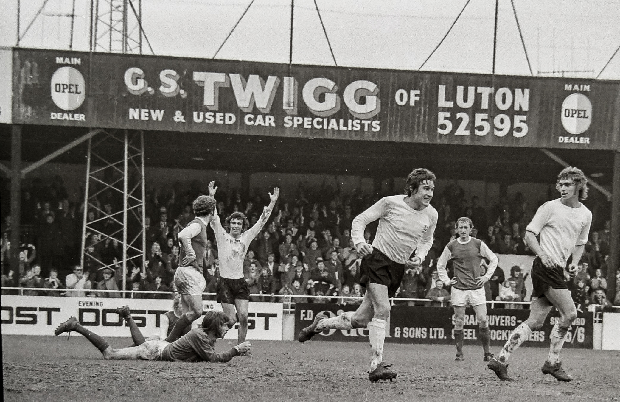 Vic Halom | Hatters Heritage | A History of Luton Town FC