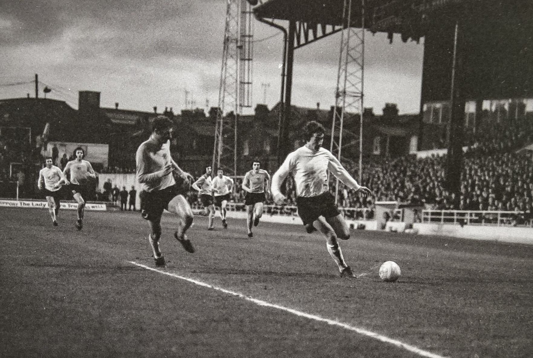 Luton Town FC vs Hull City (4th Apr 1972) | Hatters Heritage | A ...