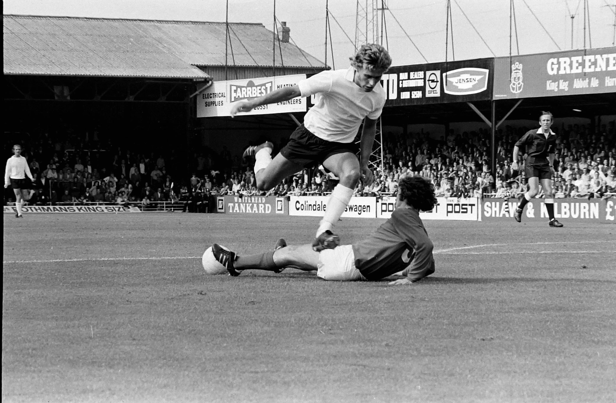 Viv Busby | Hatters Heritage | A History of Luton Town FC