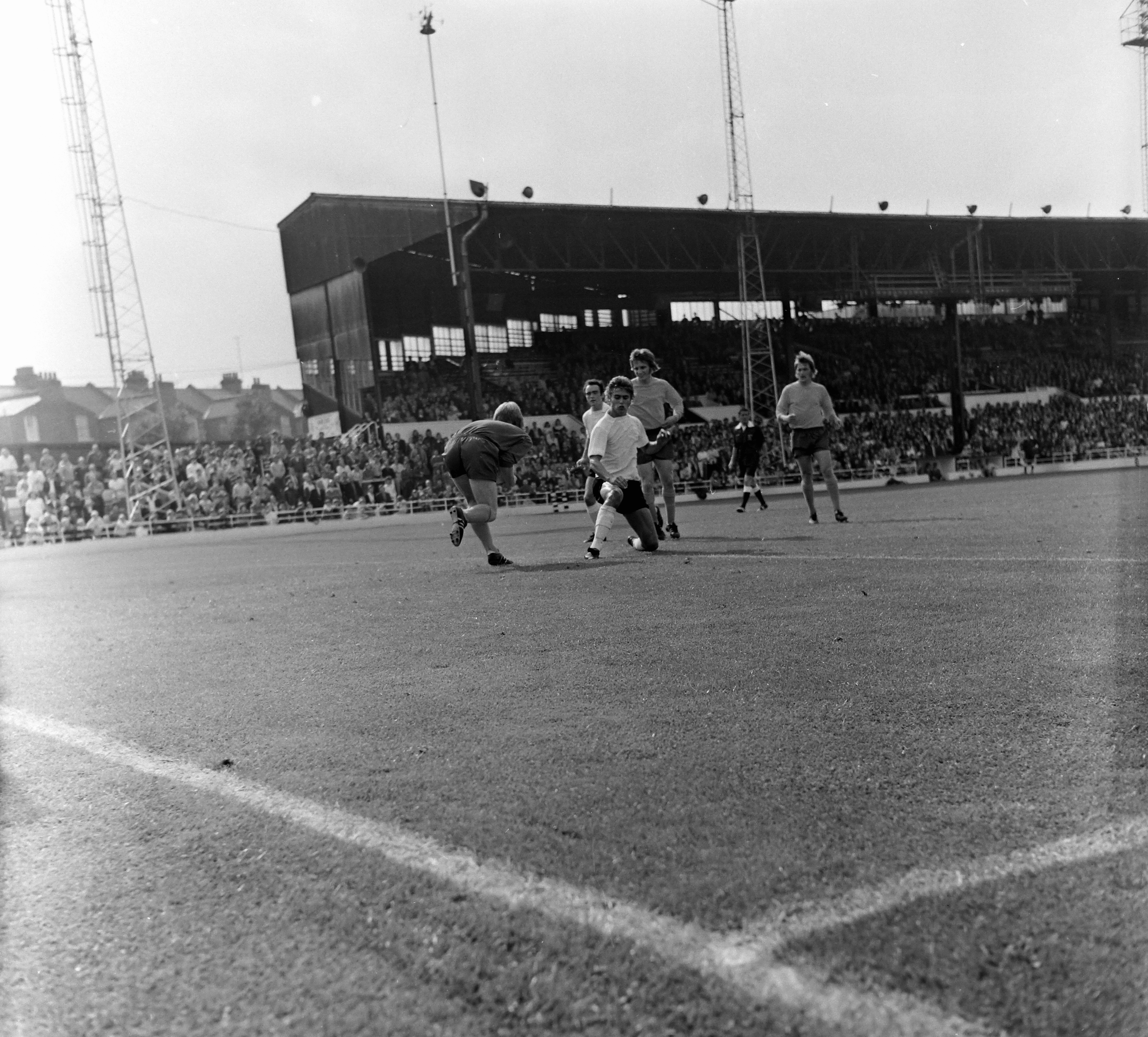 Viv Busby | Hatters Heritage | A History of Luton Town FC