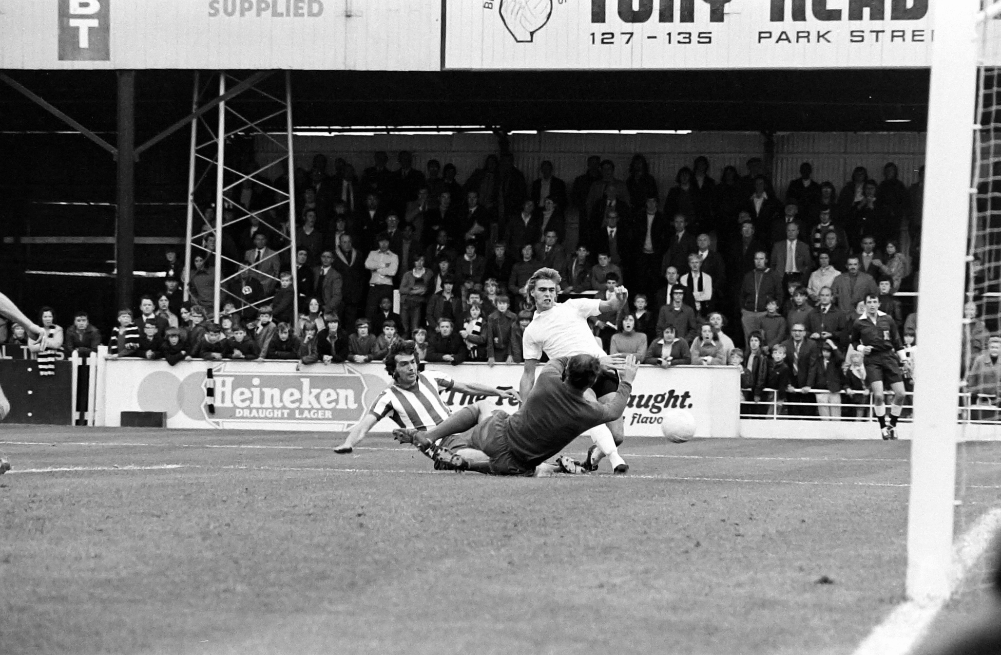 Viv Busby | Hatters Heritage | A History of Luton Town FC