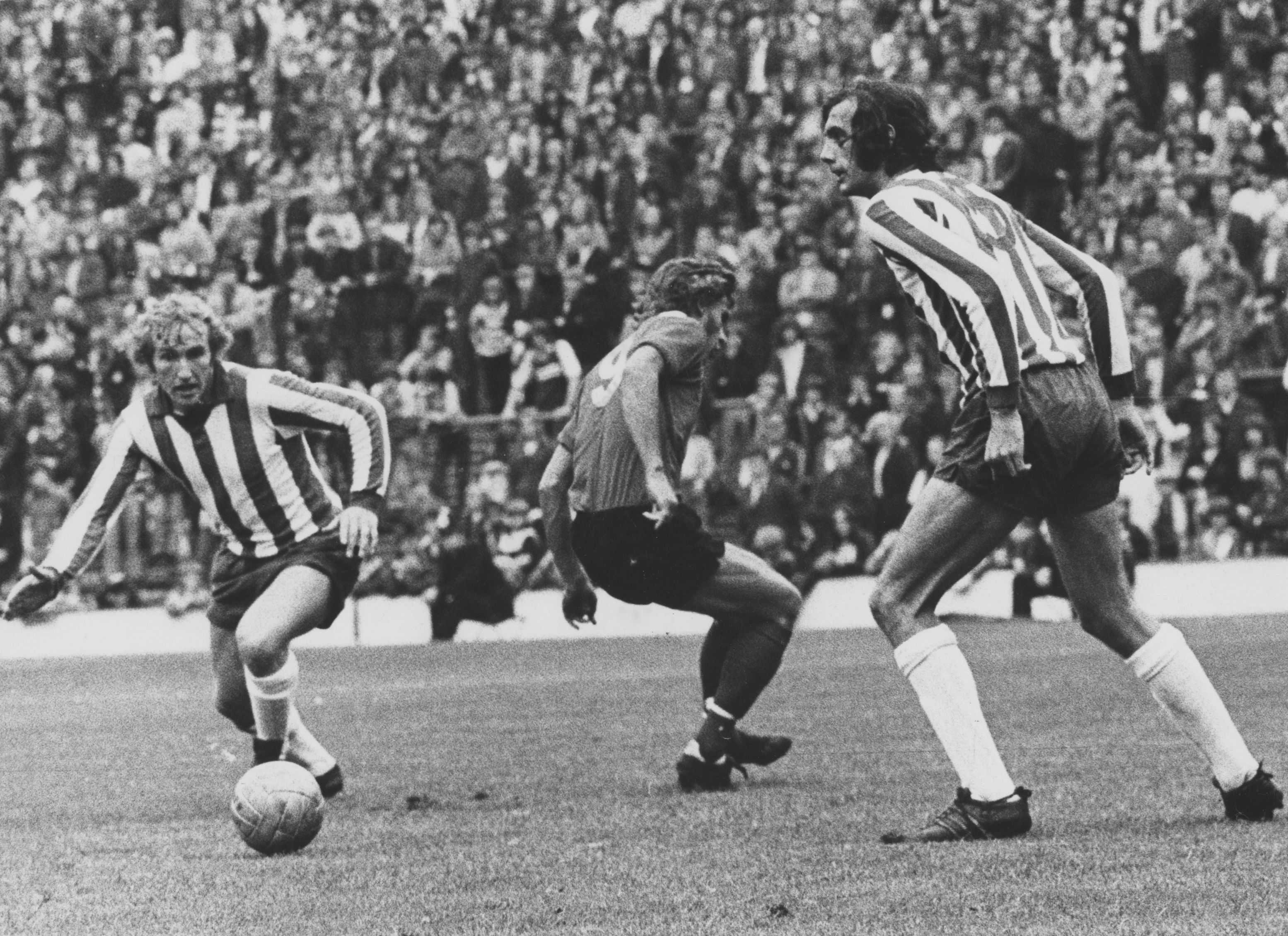 Viv Busby | Hatters Heritage | A History of Luton Town FC
