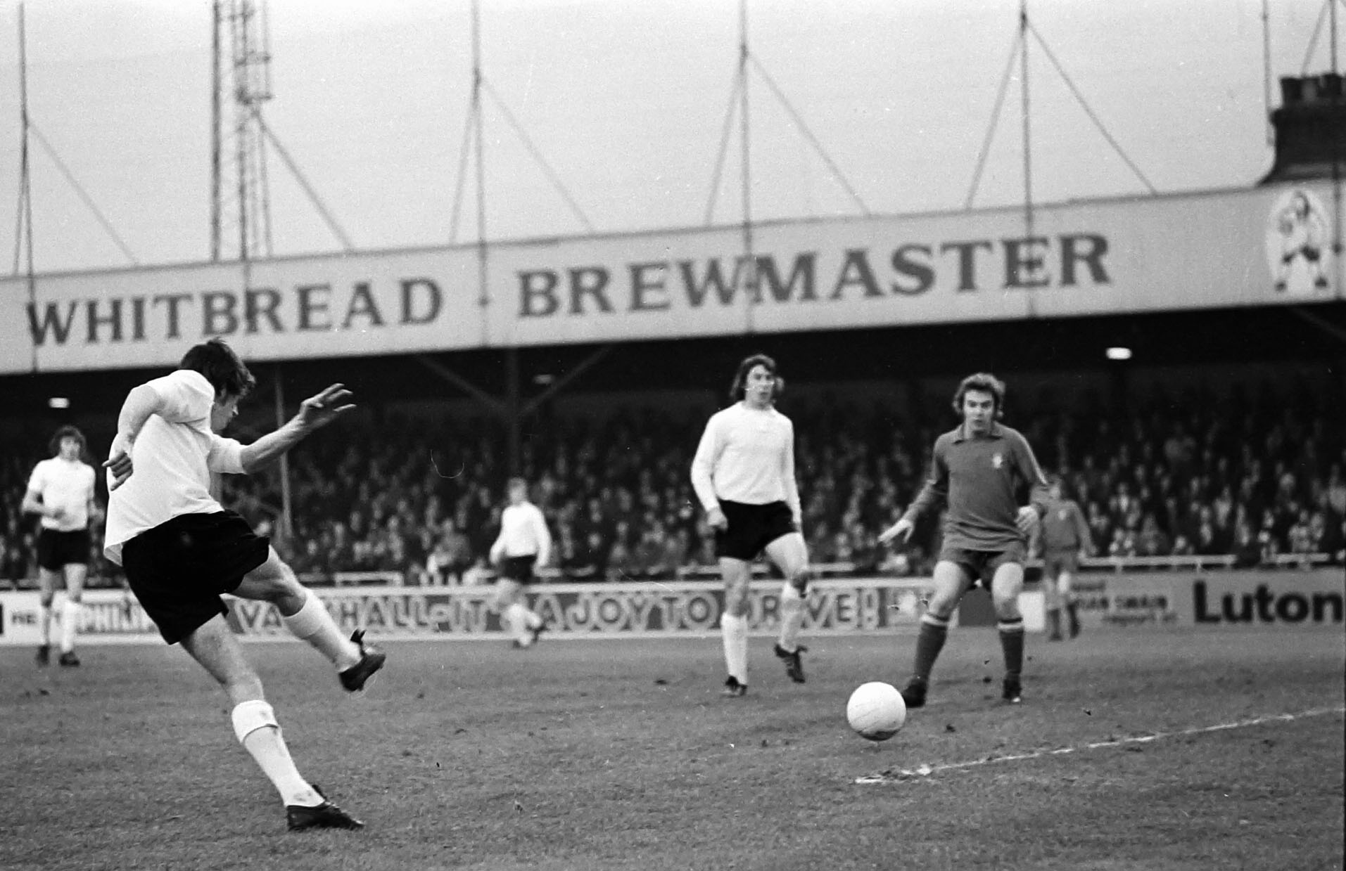 Luton Town FC vs Nottingham Forest (27th Jan 1973) | Hatters Heritage ...