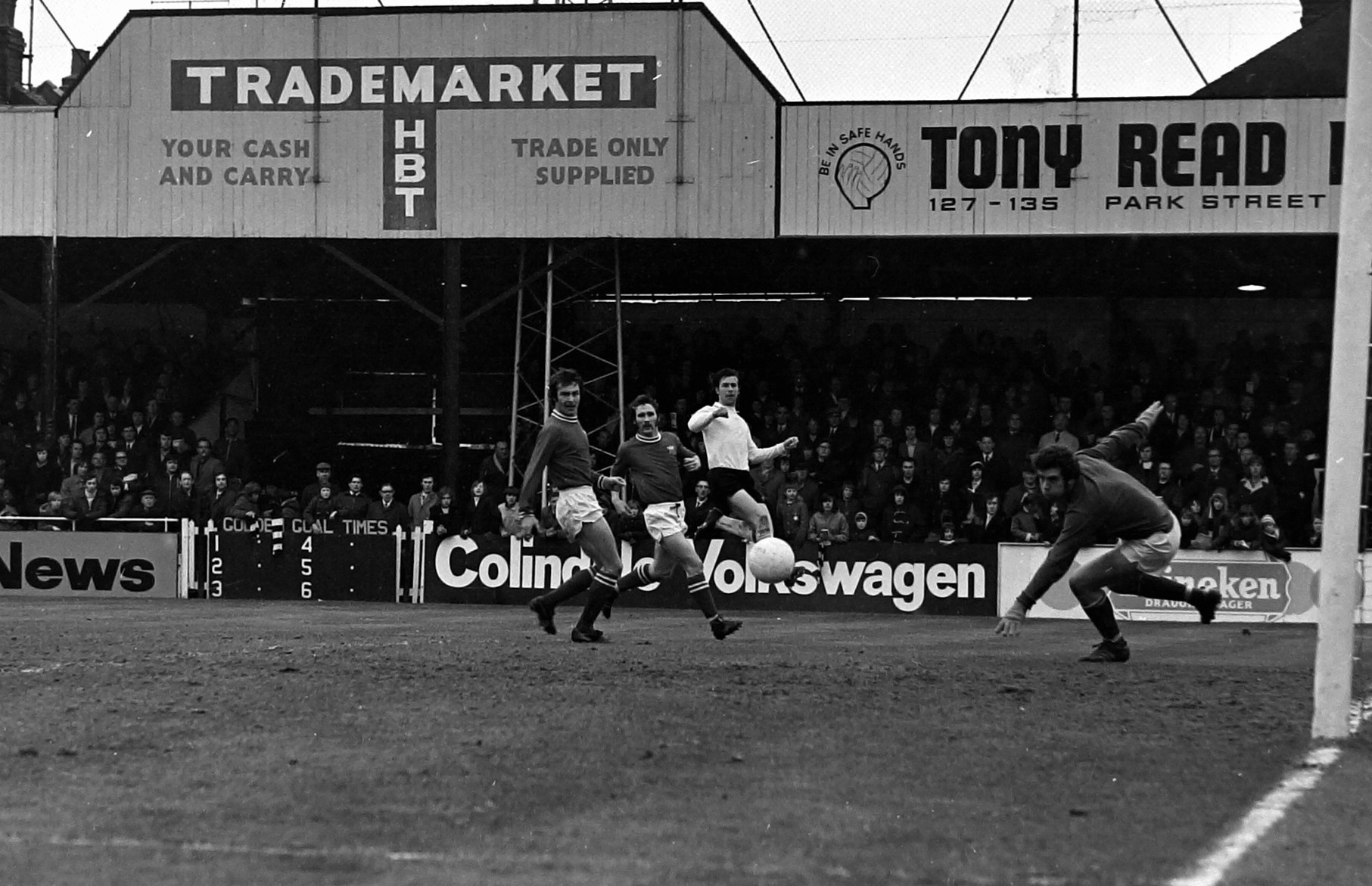 Gordon Hindson | Hatters Heritage | A History of Luton Town FC