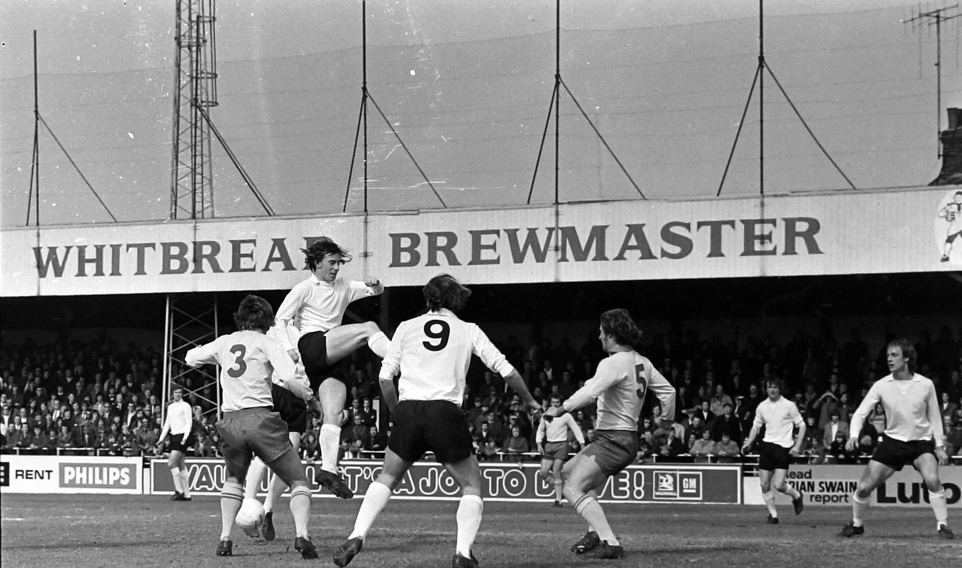 Roger Hoy | Hatters Heritage | A History of Luton Town FC