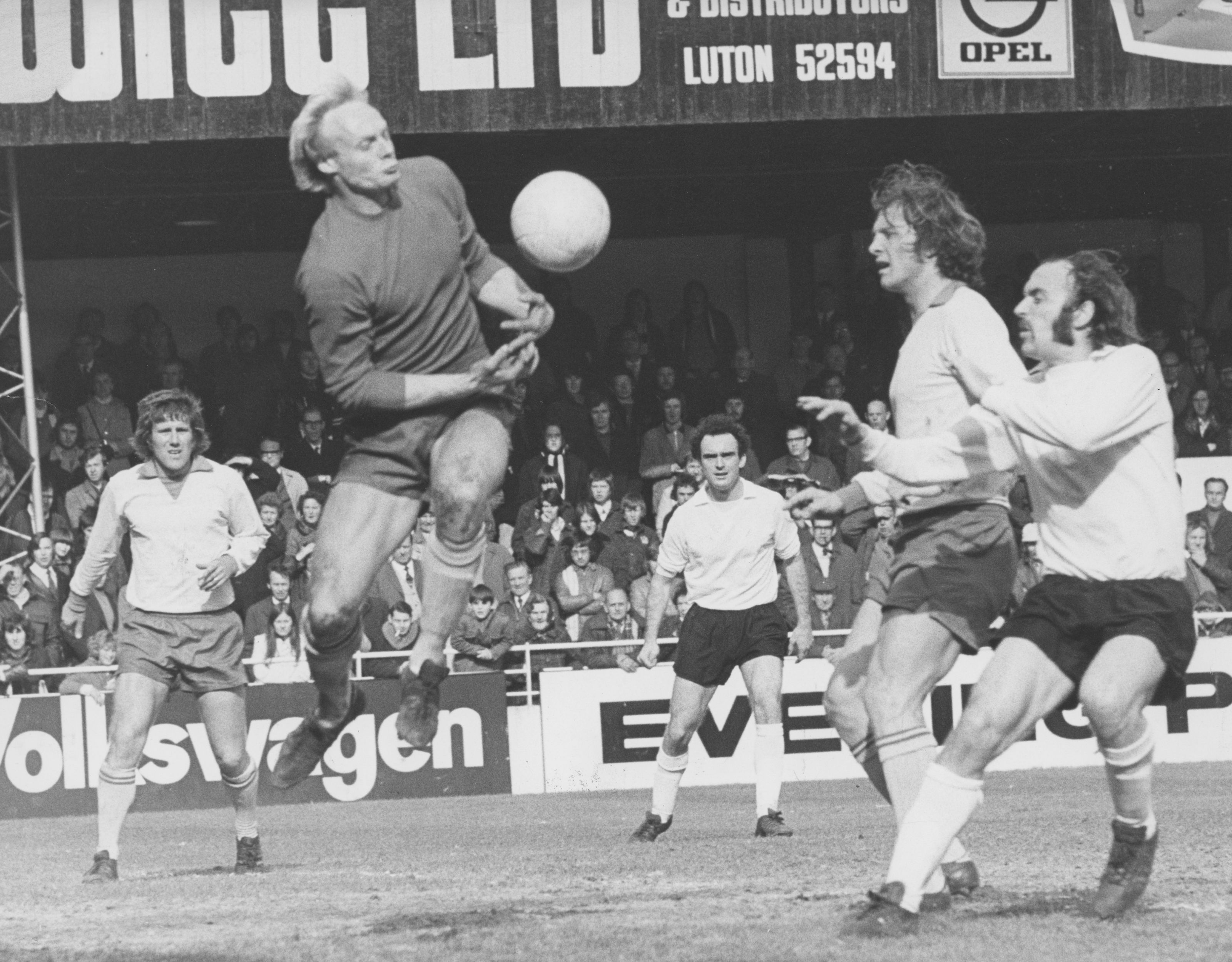Luton Town FC vs Fulham (7th Apr 1973) | Hatters Heritage | A History ...