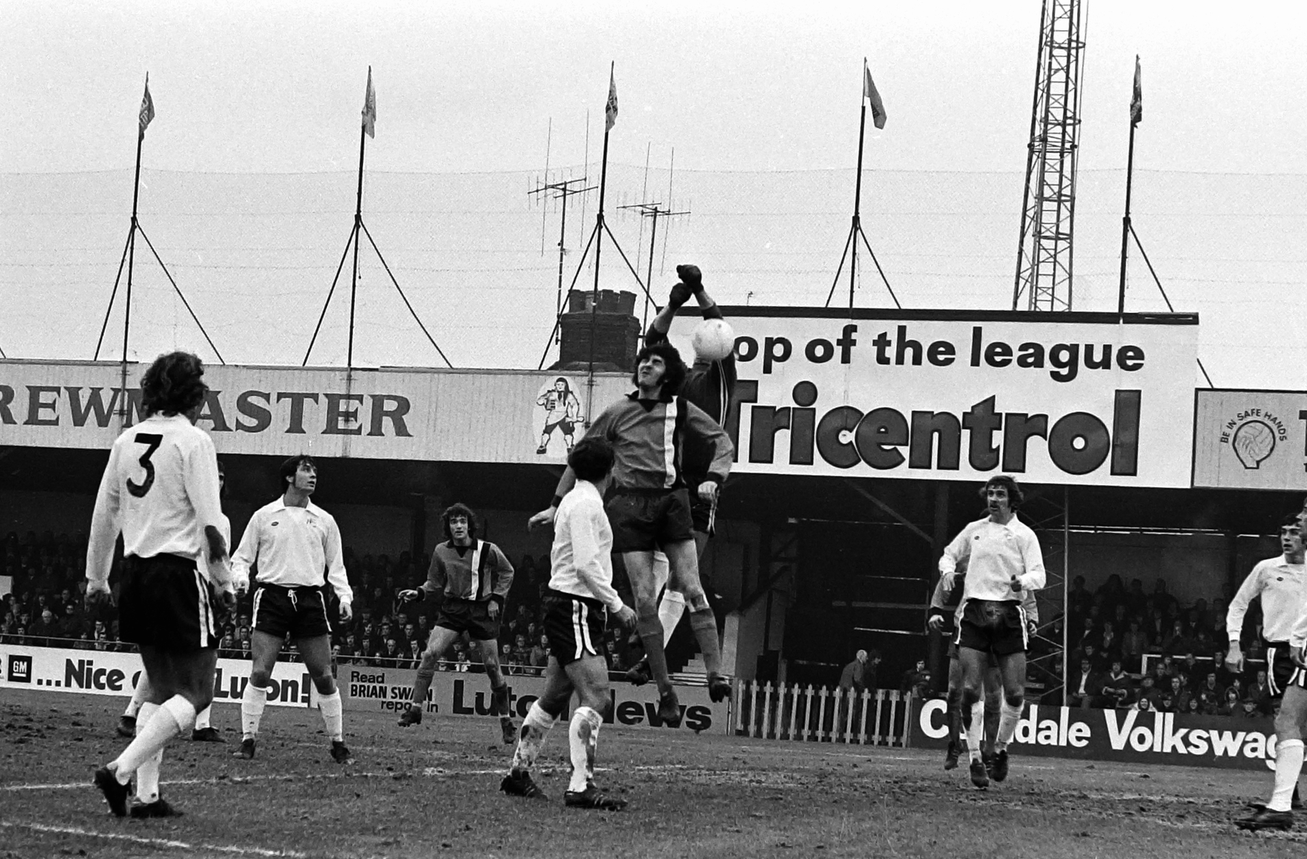 Luton Town FC vs Fulham (26th Dec 1973) | Hatters Heritage | A History ...