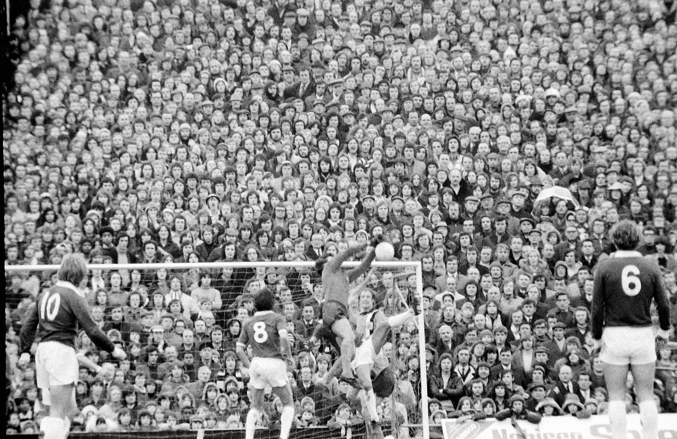Luton Town FC vs Leicester City (16th Feb 1974) | Hatters Heritage | A ...
