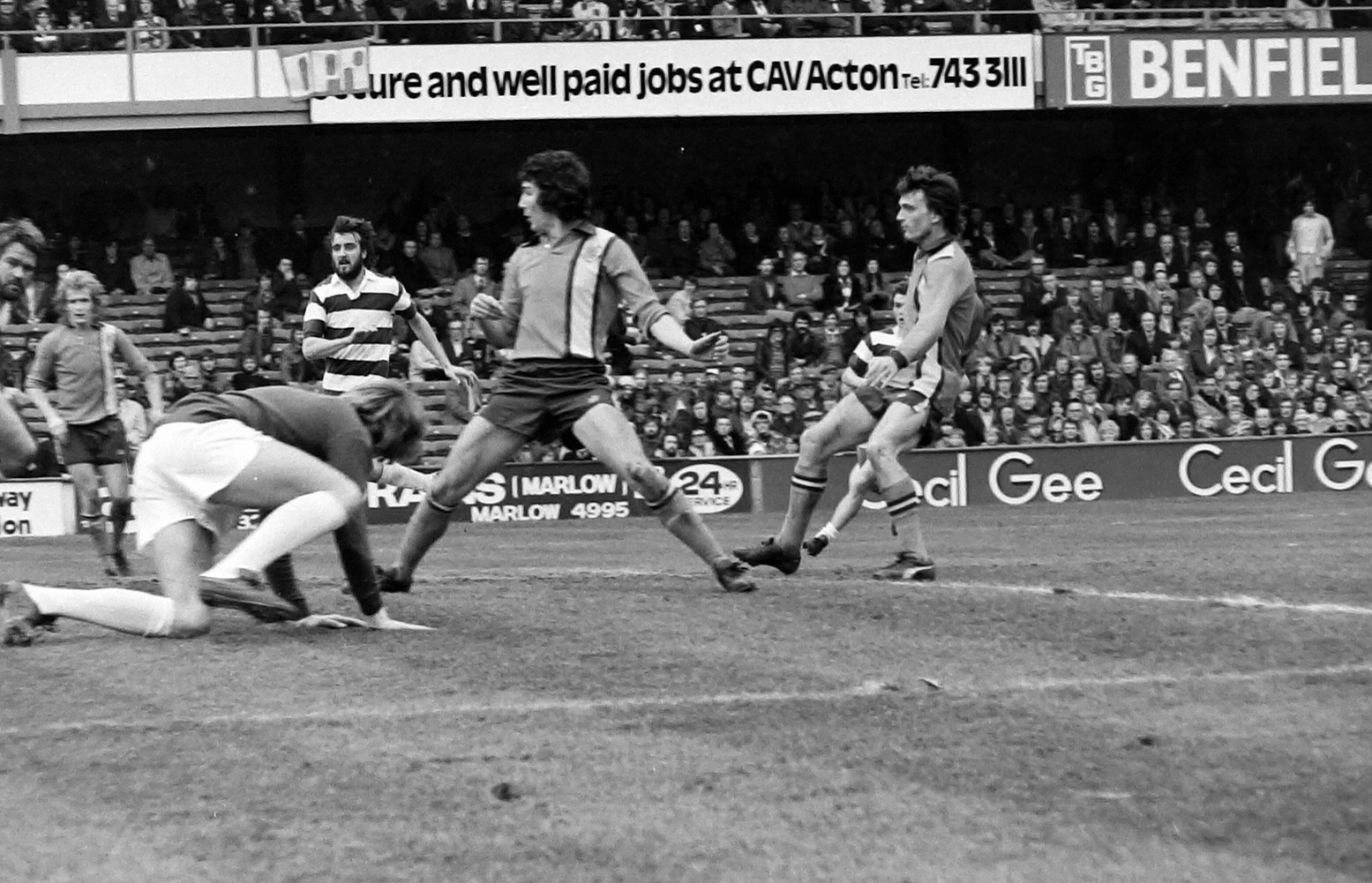 Queens Park Rangers vs Luton Town FC (1st Mar 1975) | Hatters Heritage ...