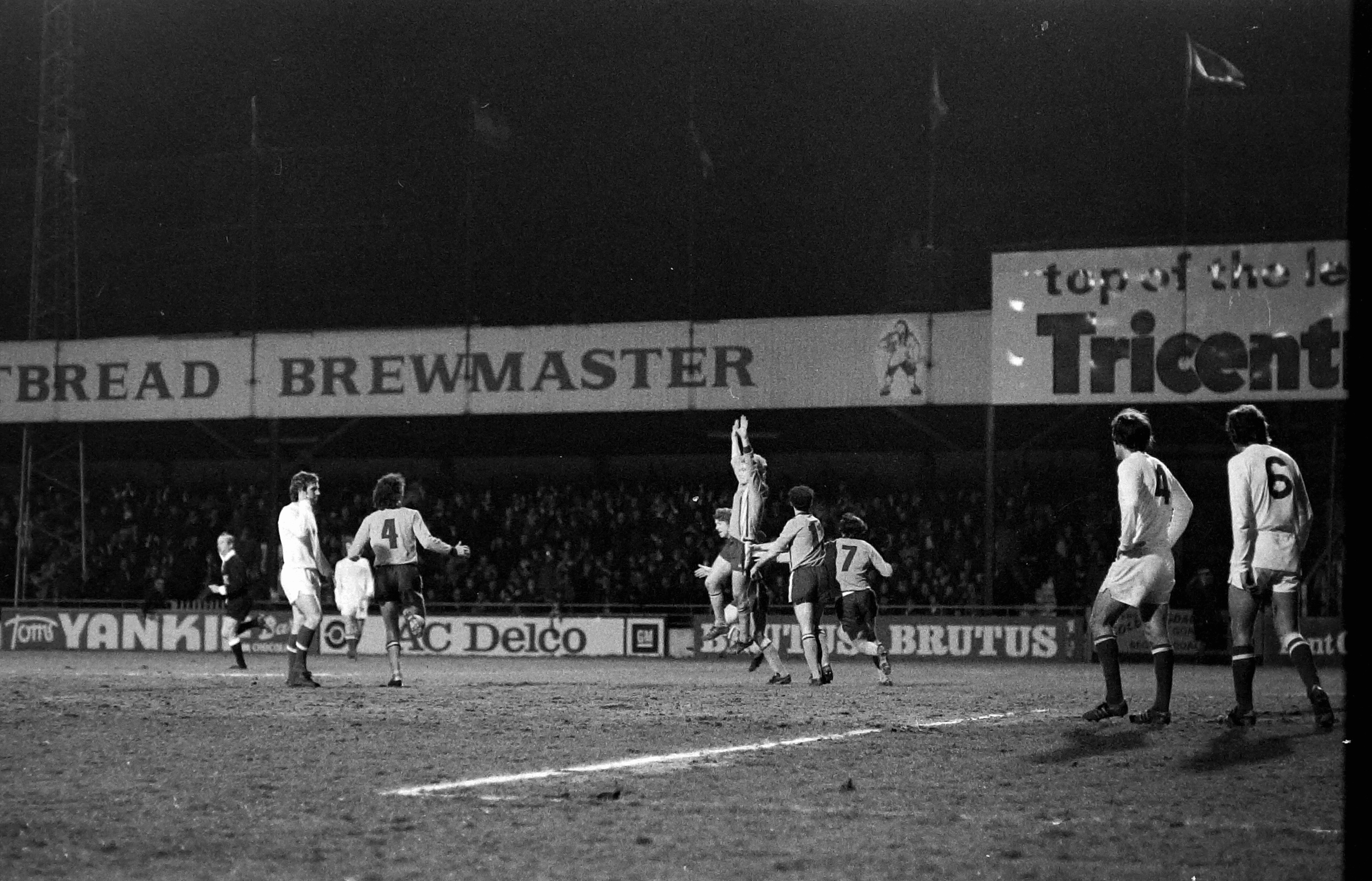Luton Town FC vs Arsenal (25th Mar 1975) | Hatters Heritage | A History ...