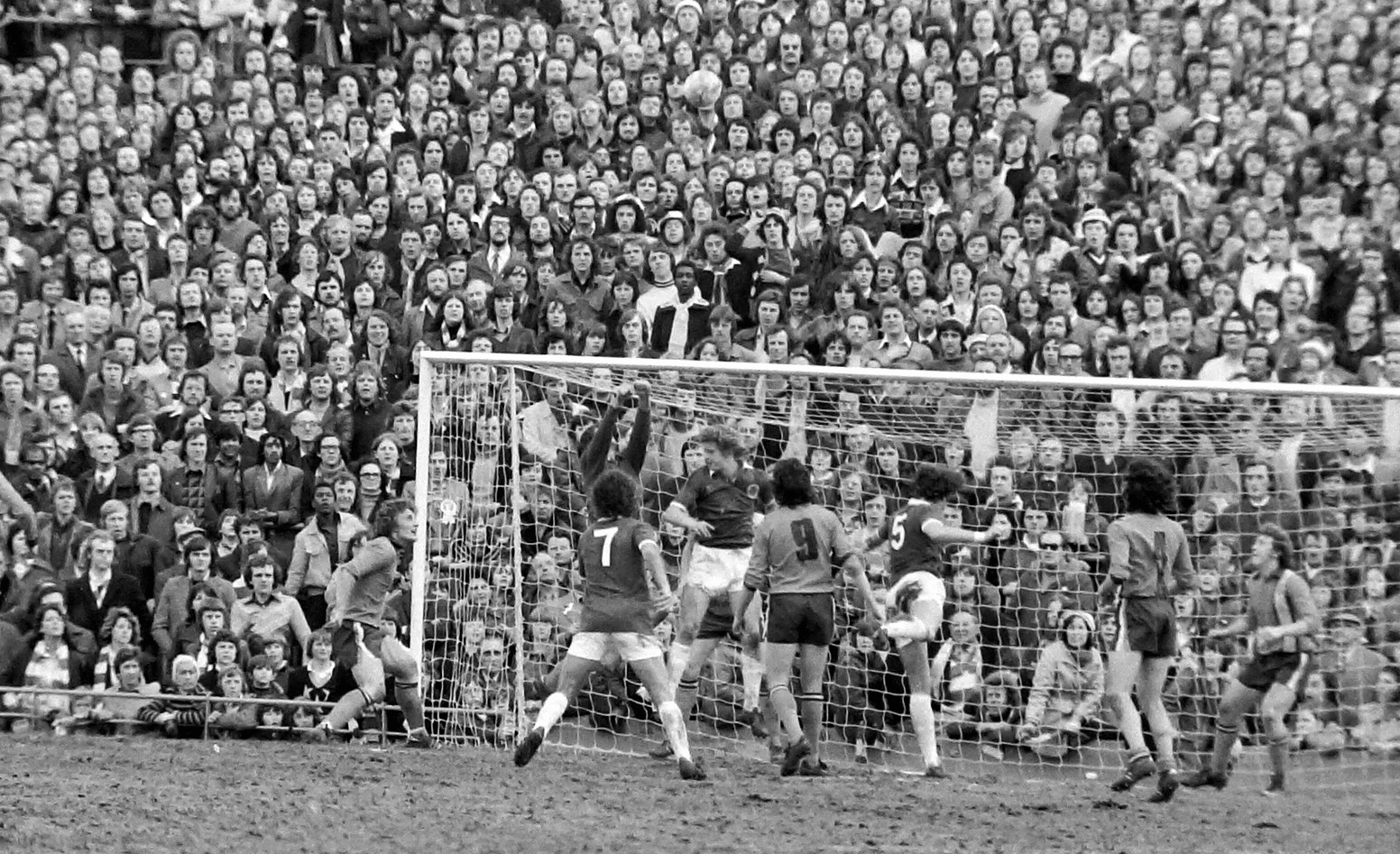 Luton Town FC vs Leicester City (12th Apr 1975) | Hatters Heritage | A ...