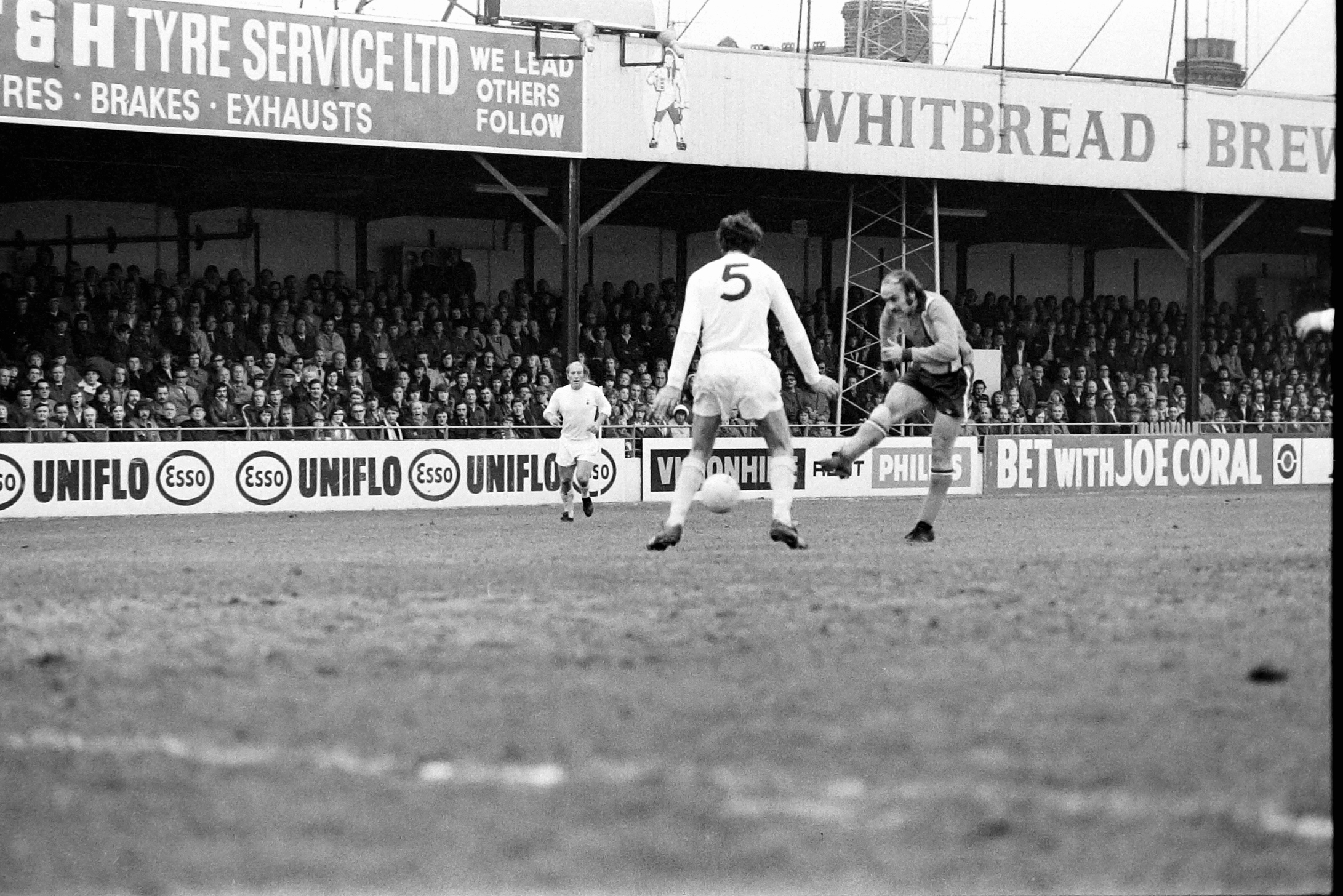 Luton Town FC vs Tottenham Hotspur (26th Oct 1974) | Hatters Heritage ...