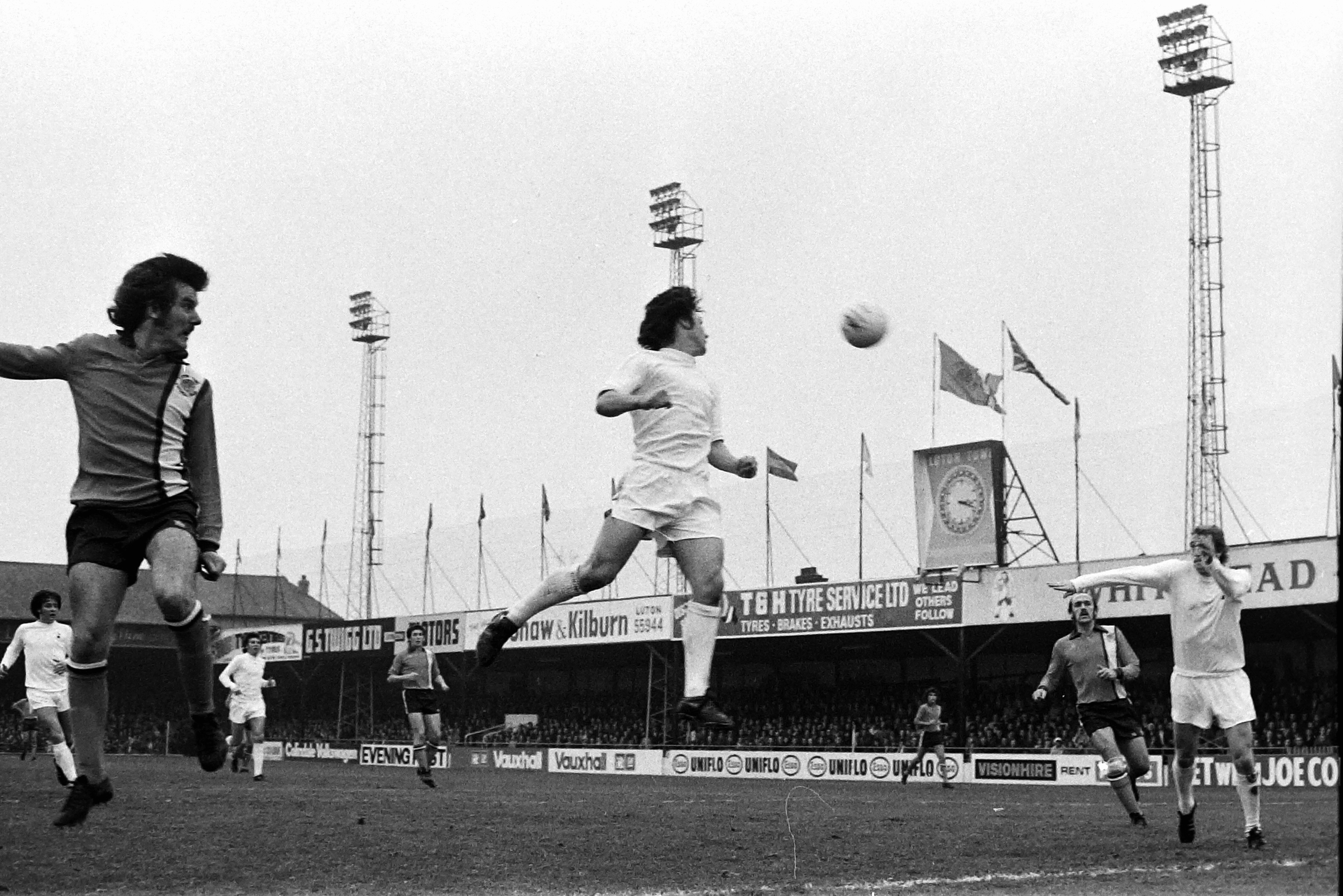 Luton Town FC vs Tottenham Hotspur (26th Oct 1974) | Hatters Heritage ...
