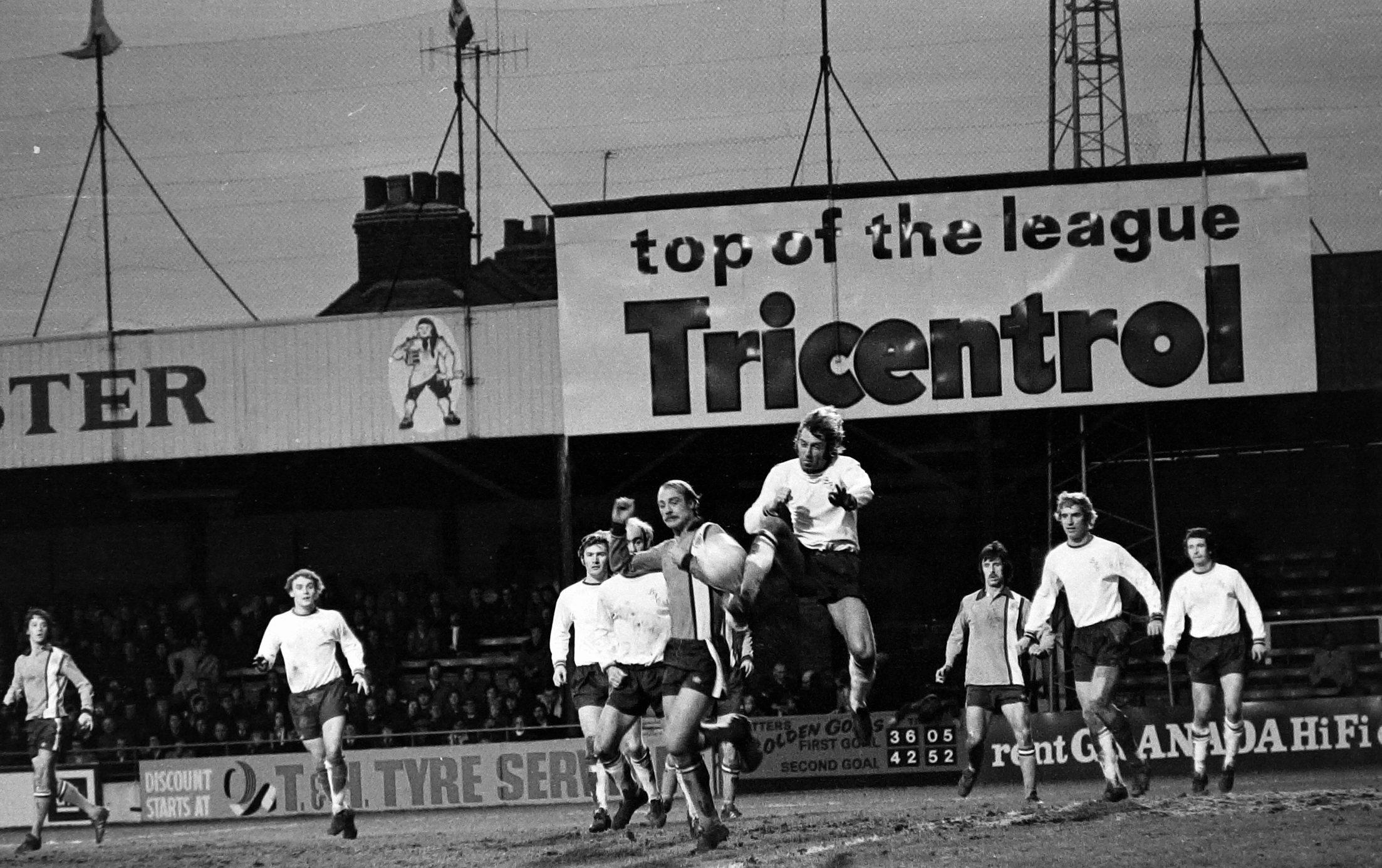 Luton Town FC vs Burnley (30th Nov 1974) | Hatters Heritage | A History ...