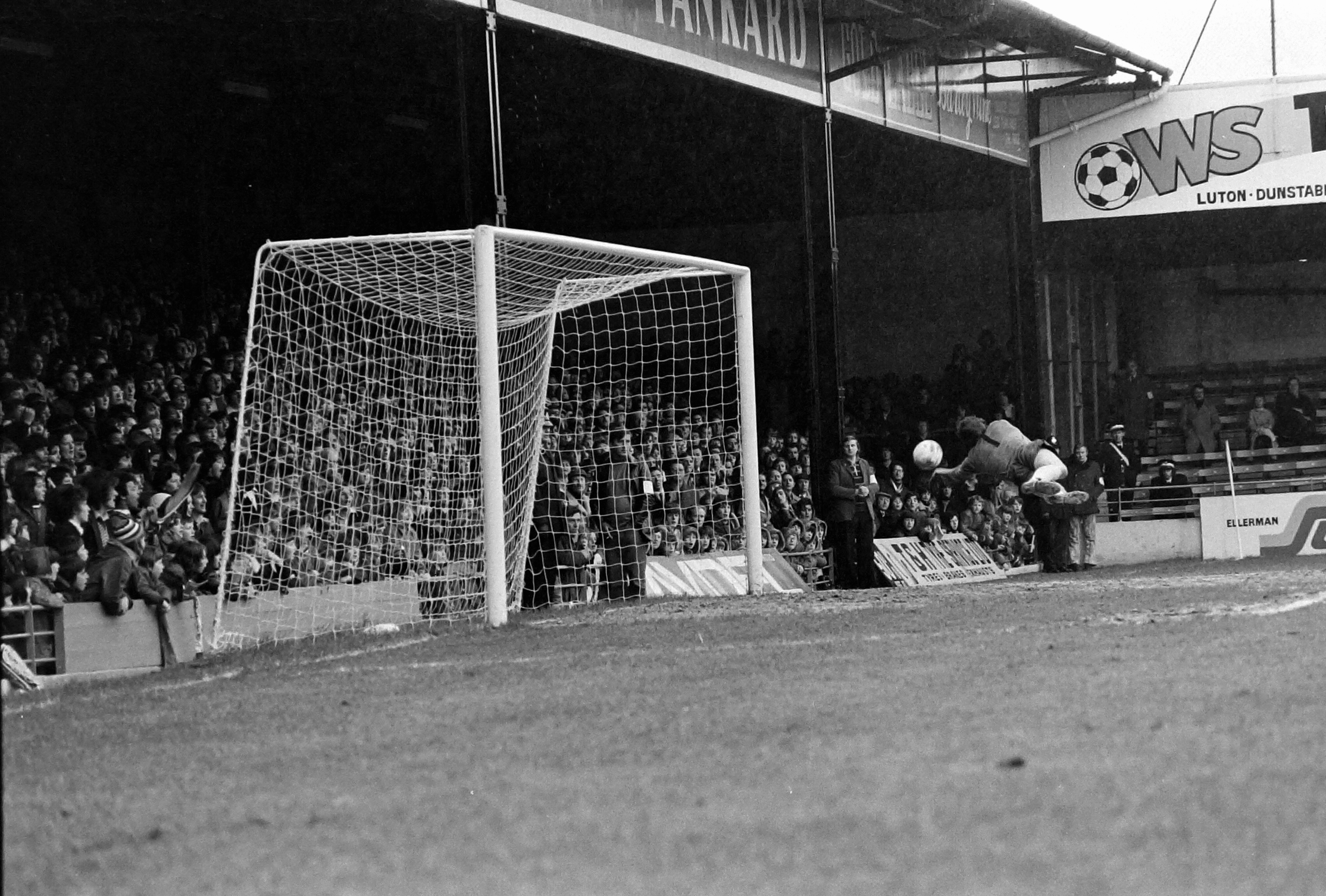 Luton Town FC vs Coventry City (8th Mar 1975) | Hatters Heritage | A ...
