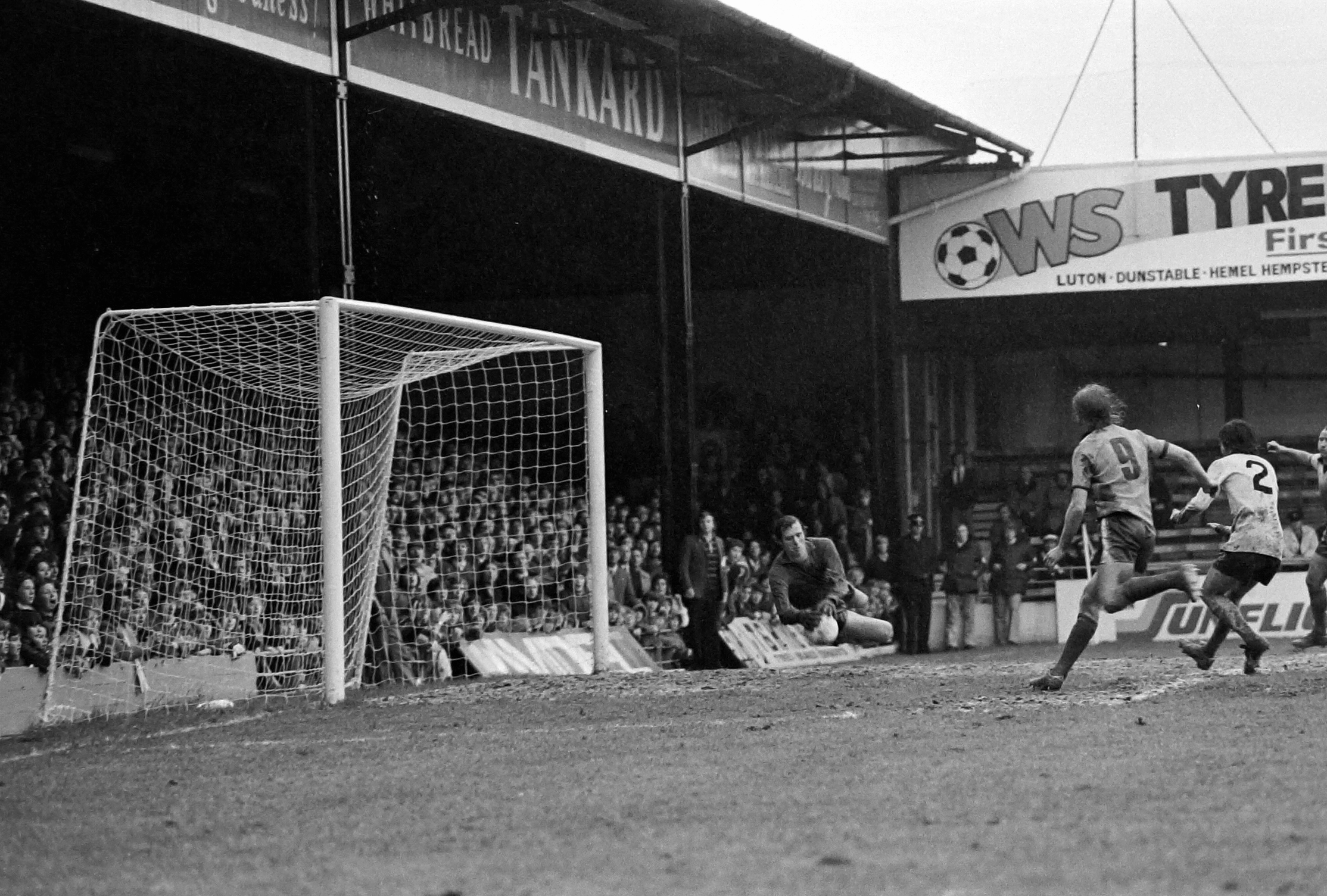 Luton Town FC vs Coventry City (8th Mar 1975) | Hatters Heritage | A ...