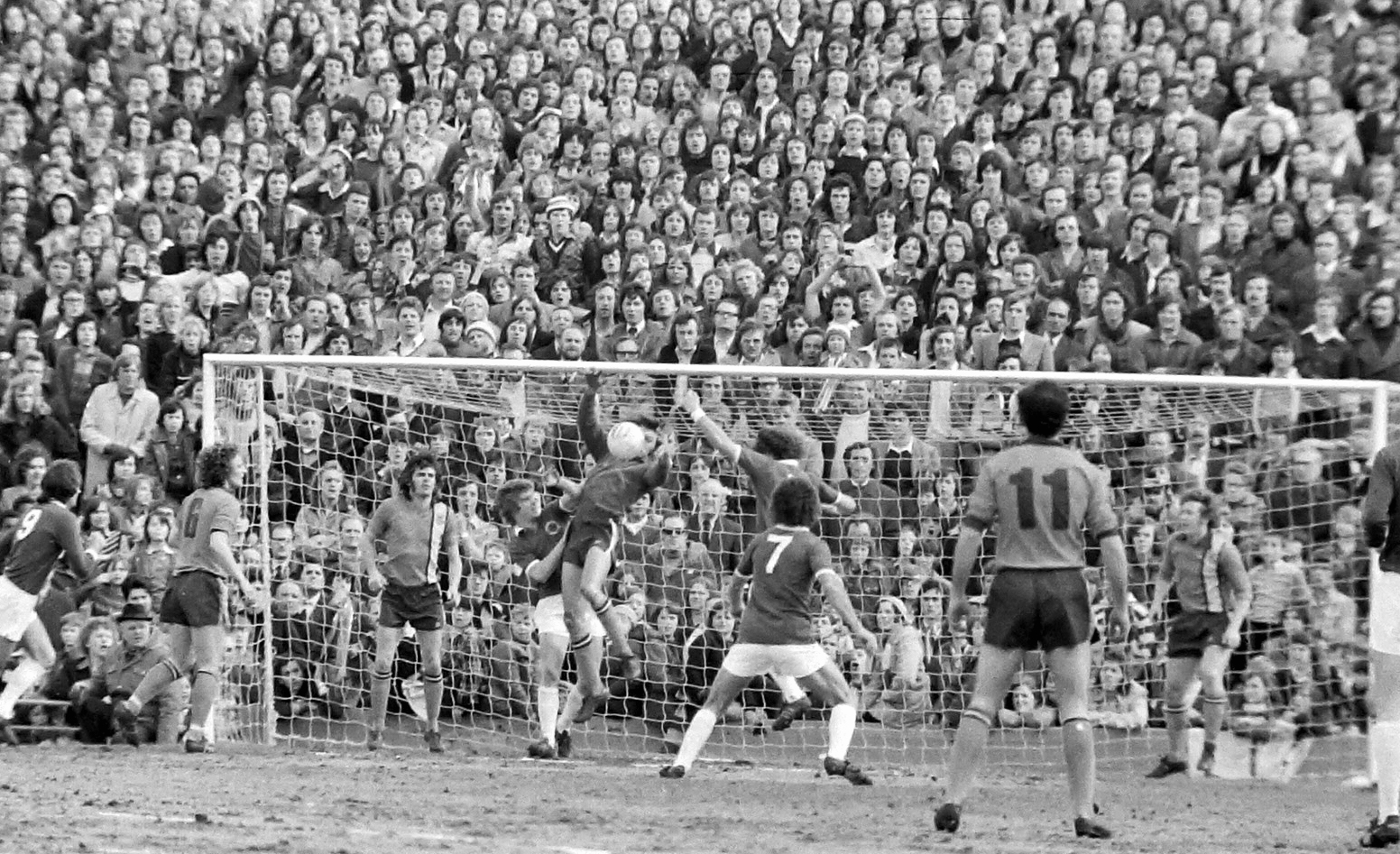 Luton Town FC vs Leicester City (12th Apr 1975) | Hatters Heritage | A ...