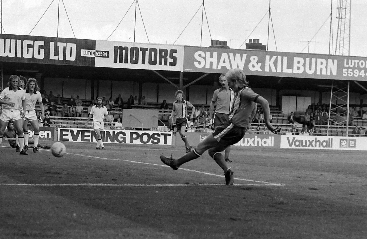 Luton Town FC vs Hull City (16th Aug 1975) | Hatters Heritage | A ...